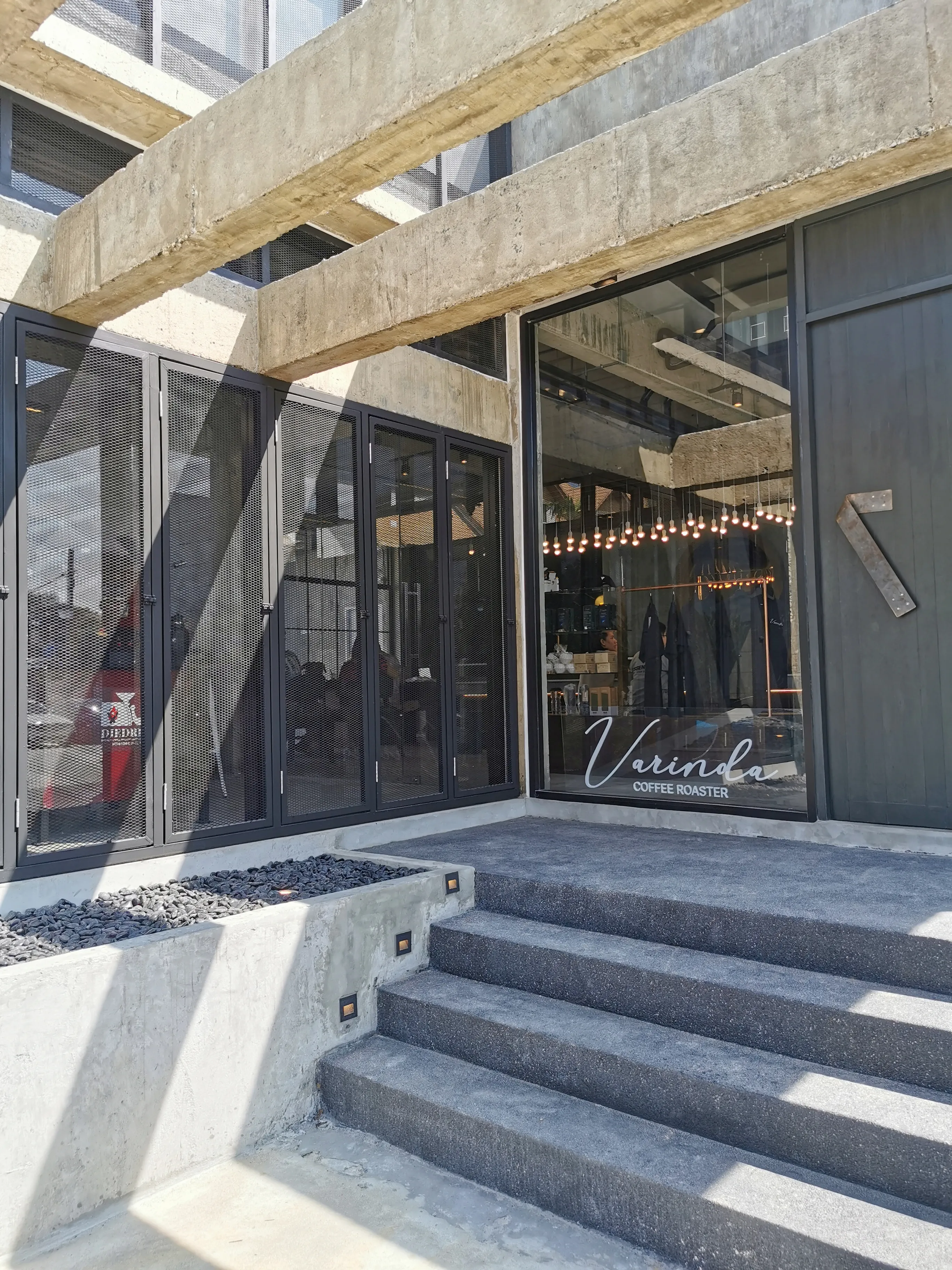 Varinda Coffee Roaster ร้านกาแฟและโรงคั่วเปิดใหม่ | แกลเลอรีที่โพสต์โดย ...