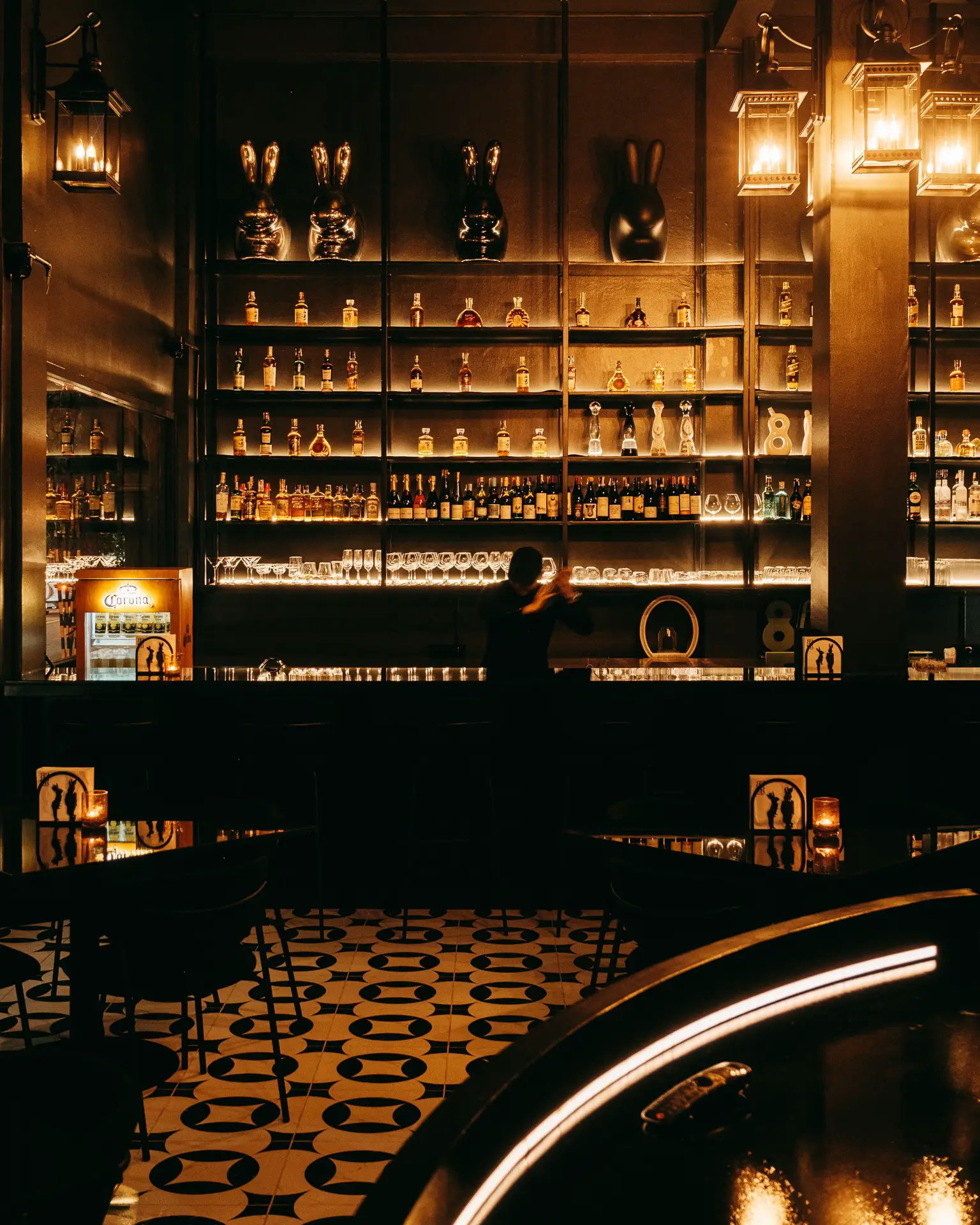 🍻ชวนเพื่อนมาแฮงค์เอาท์กันที่ Black Rabbit Bar & Bistro🔥 | แกลเลอรีที่ ...