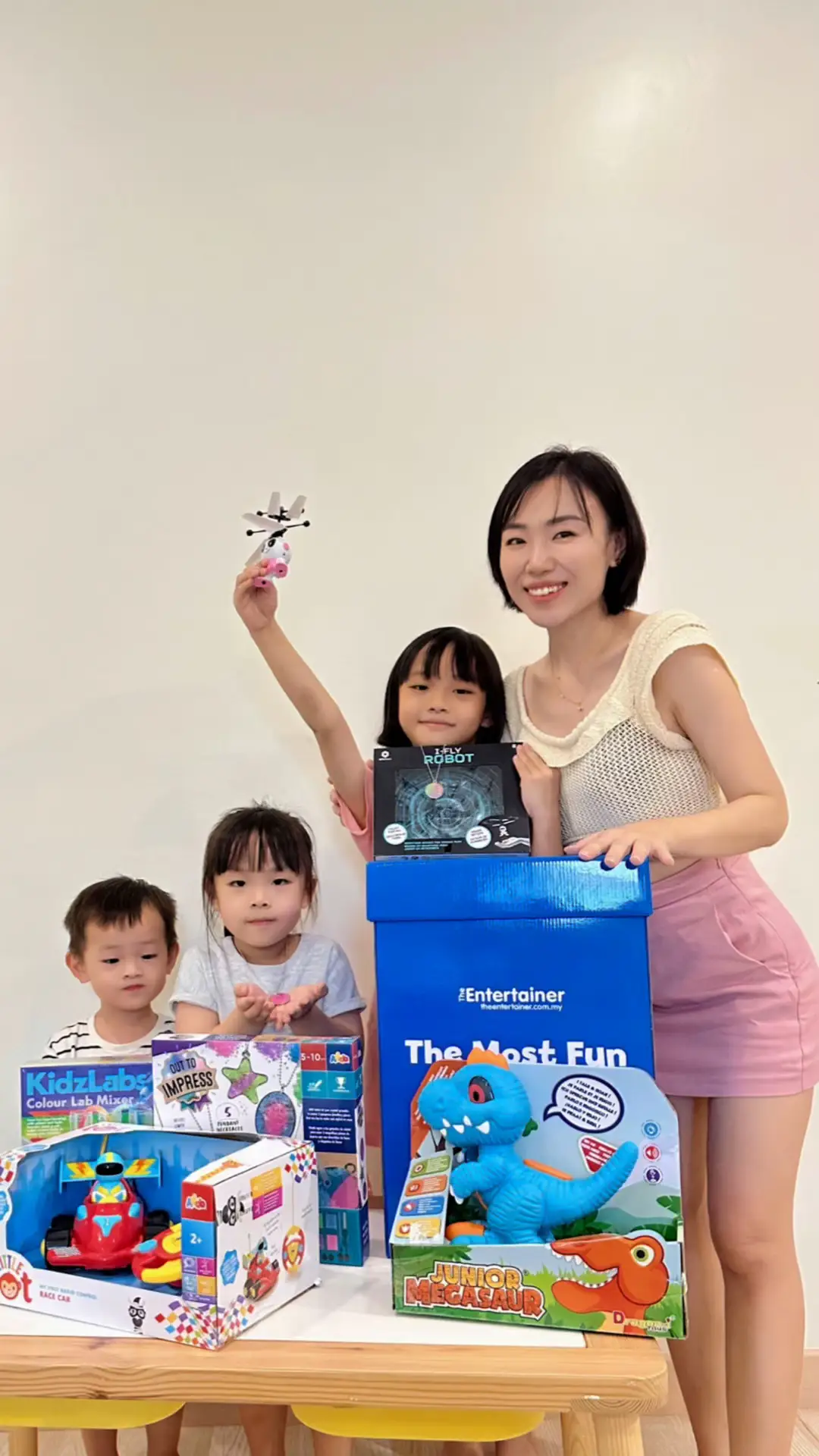 Fun Toys From The Entertainer | Video diterbitkan oleh Eres Yeo | Lemon8