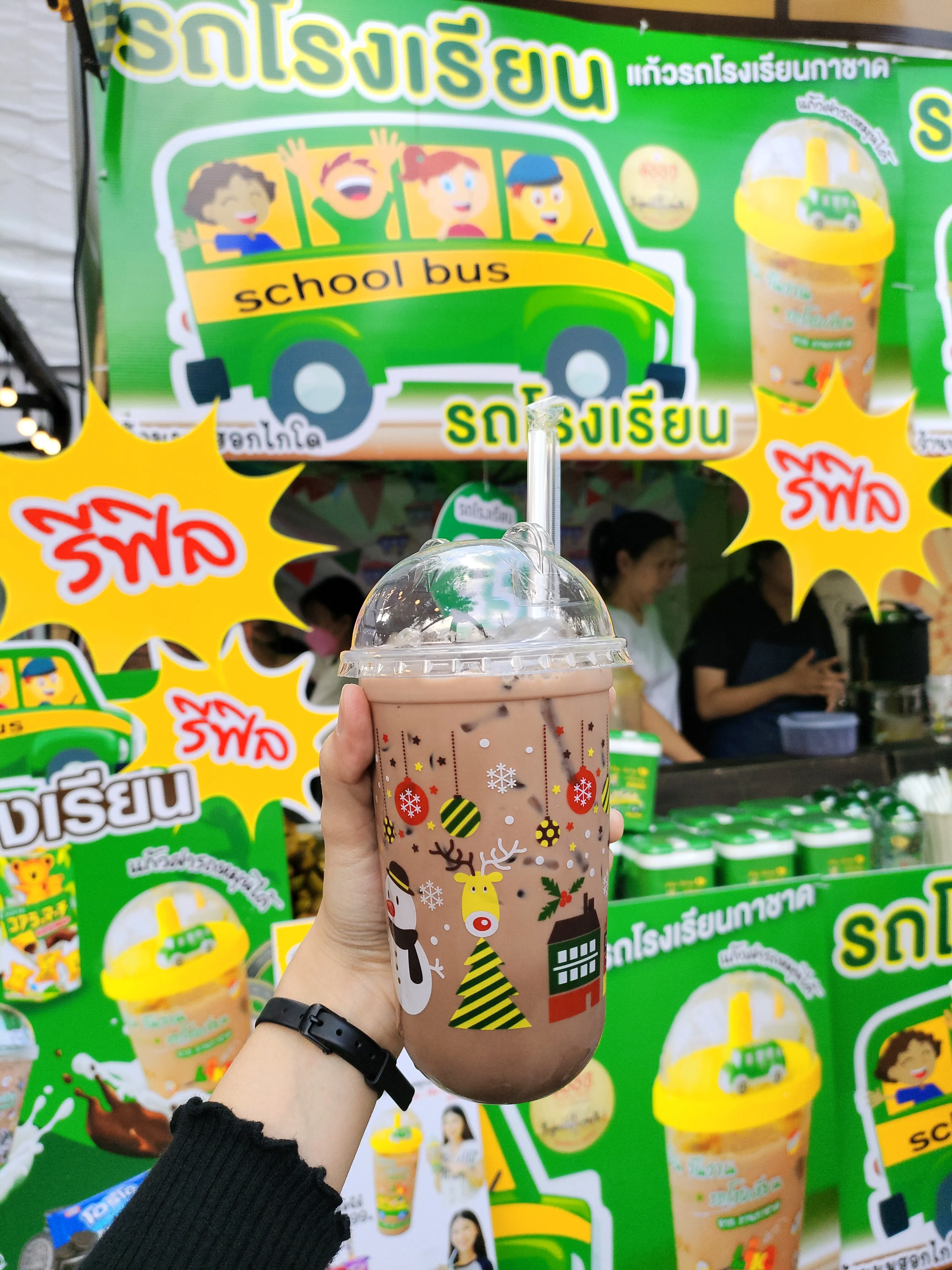 นั่ง mrt/bts เที่ยวงานกาชาด 66 🎠🎡🎪 | แกลเลอรีที่โพสต์โดย มิสเฟียแอน | Lemon8