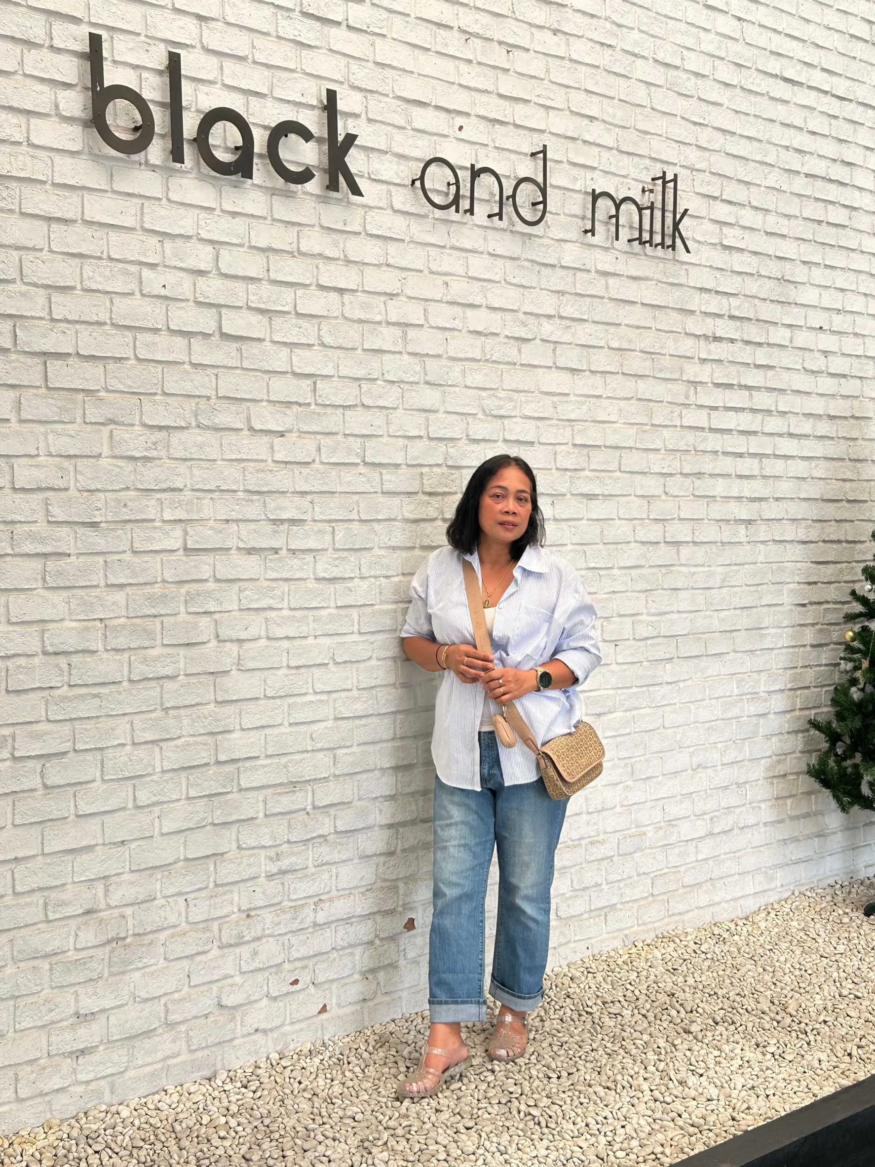 แต่งตัวไปเที่ยวคาเฟ่กับลูกสาวในวัย 57 | แกลเลอรีที่โพสต์โดย Chalee ...