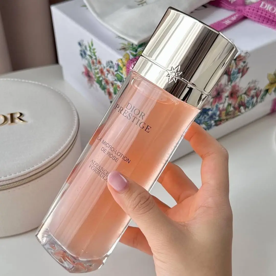 Dior Prestige: La Micro-Lotion de Rose Advanced | แกลเลอรีที่โพสต์โดย ...