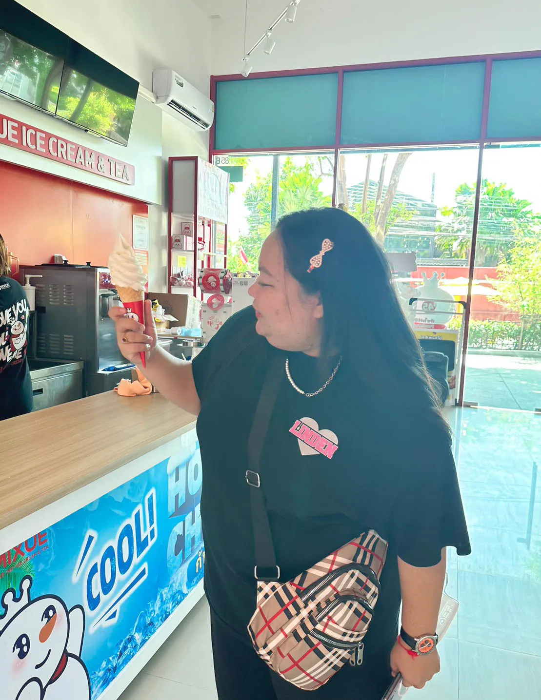 บอกพิกัดไอศครีมสัญชาติจีนชื่อดัง Mixue(มี่แชว่)🍦🥤 | แกลเลอรีที่โพสต์โดย thita.p__98 | Lemon8