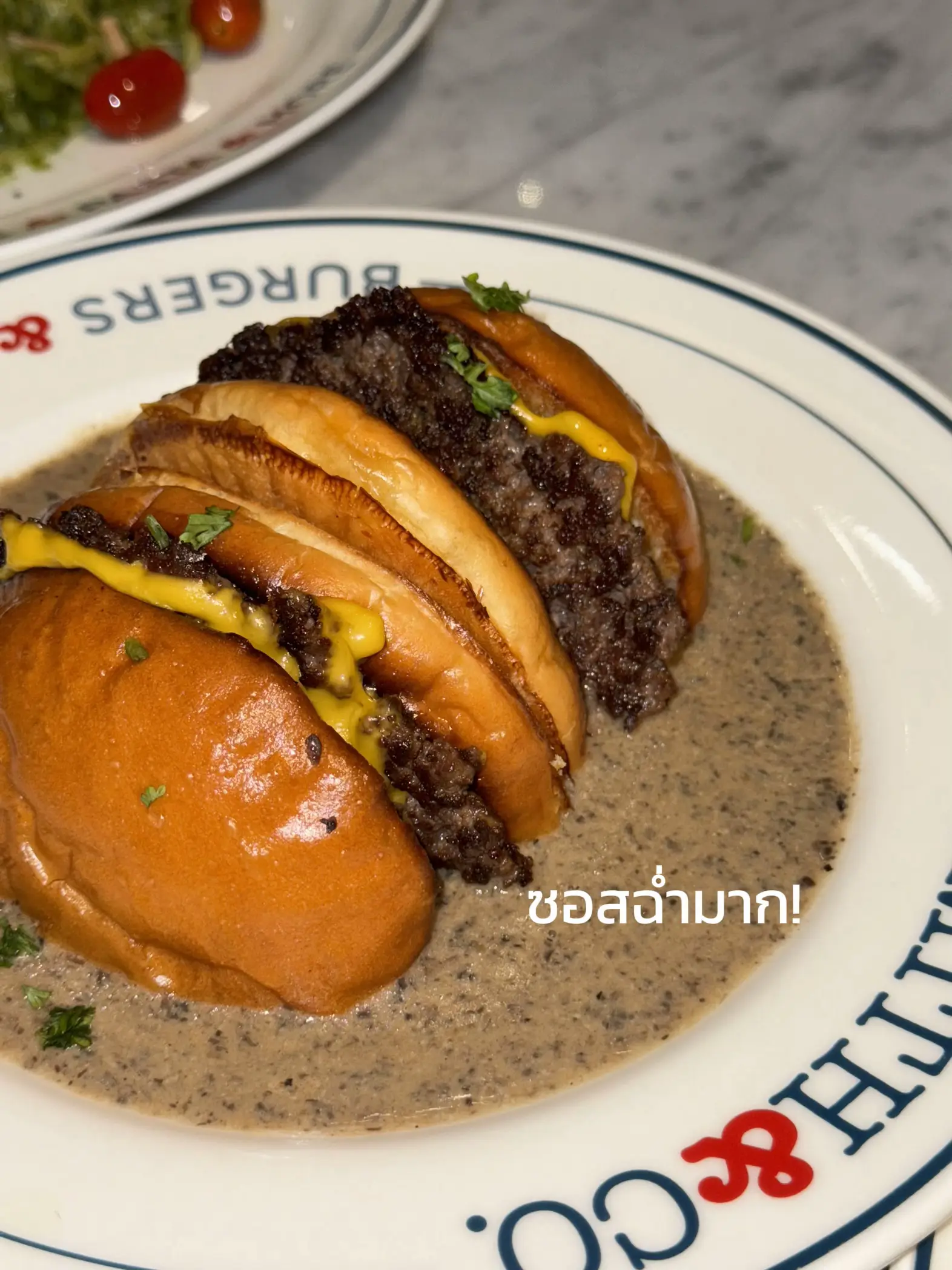 📍Smith & Co. ー เบอร์เกอร์เนื้อ ซอสทรัฟเฟิลอร่อยมาก!🍔🍝🥩 | แกลเลอรีที่โพสต์โดย notyouropal ♥️ | Lemon8