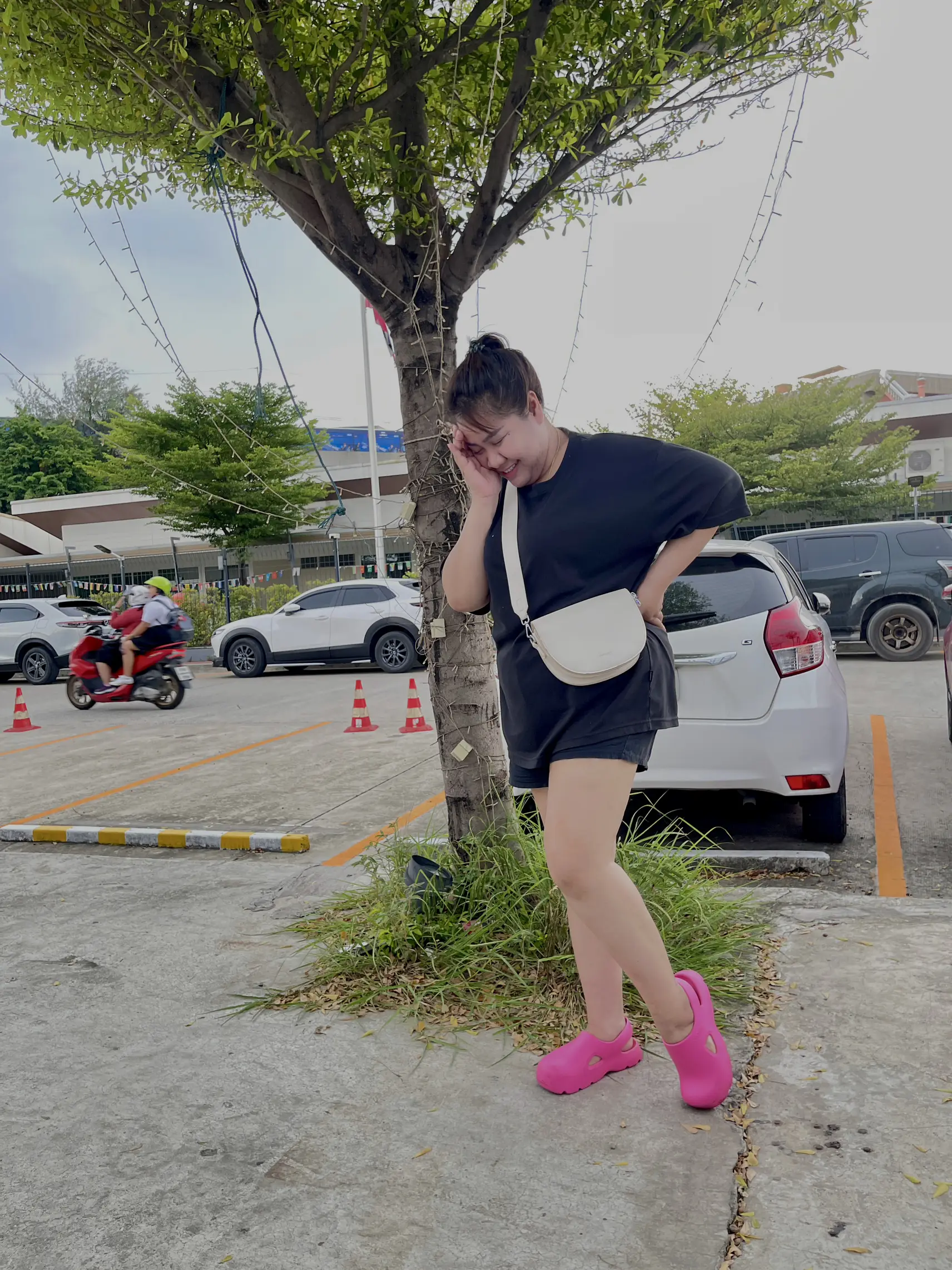 รองเท้าที่ควรมีติดตู้ | แกลเลอรีที่โพสต์โดย NN | Lemon8