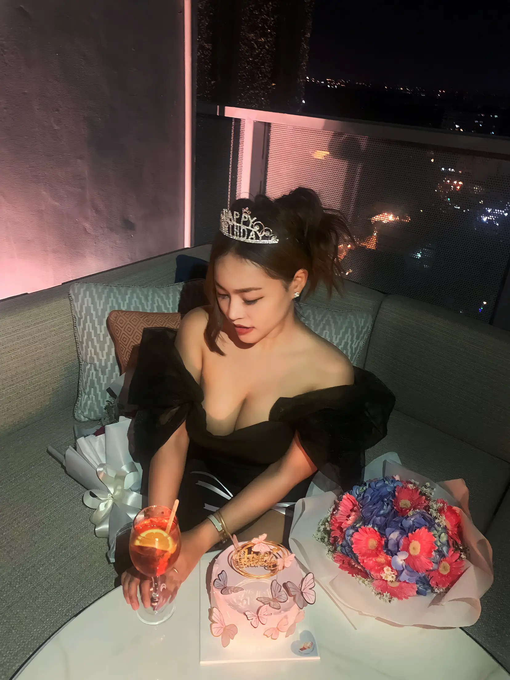 แชร์พิกัดคาเฟ่ถ่ายรูปวันเกิด งบ500 | แกลเลอรีที่โพสต์โดย Kunview | Lemon8