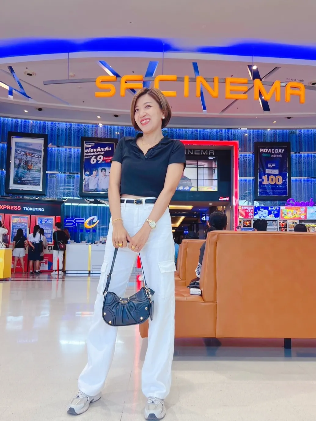 ลุคไปดูหนังสบายๆ | แกลเลอรีที่โพสต์โดย Kru.Tarn | Lemon8