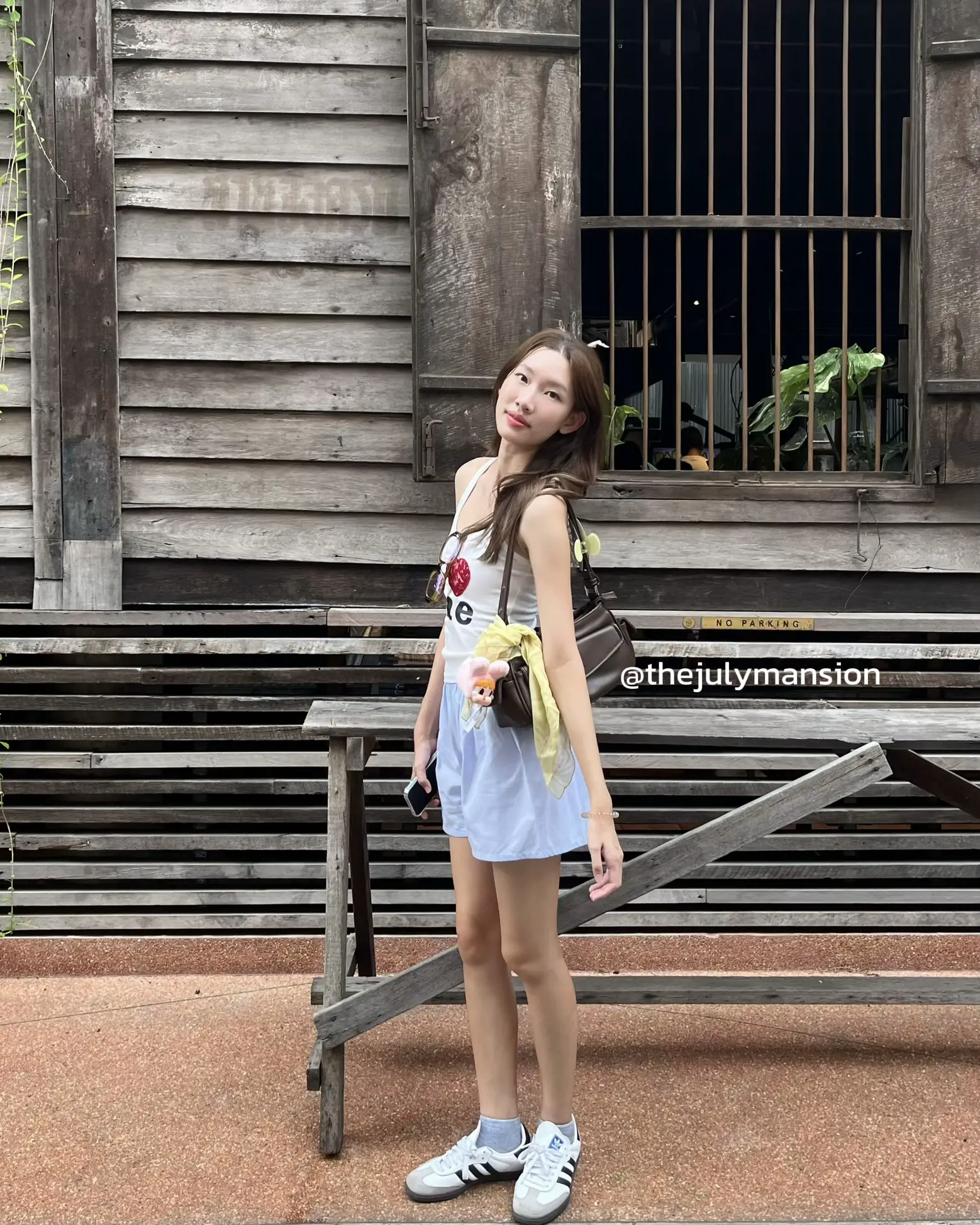 OOTD ในวันชิวๆ ไปคาเฟ่🫶🏻 | แกลเลอรีที่โพสต์โดย mind | Lemon8