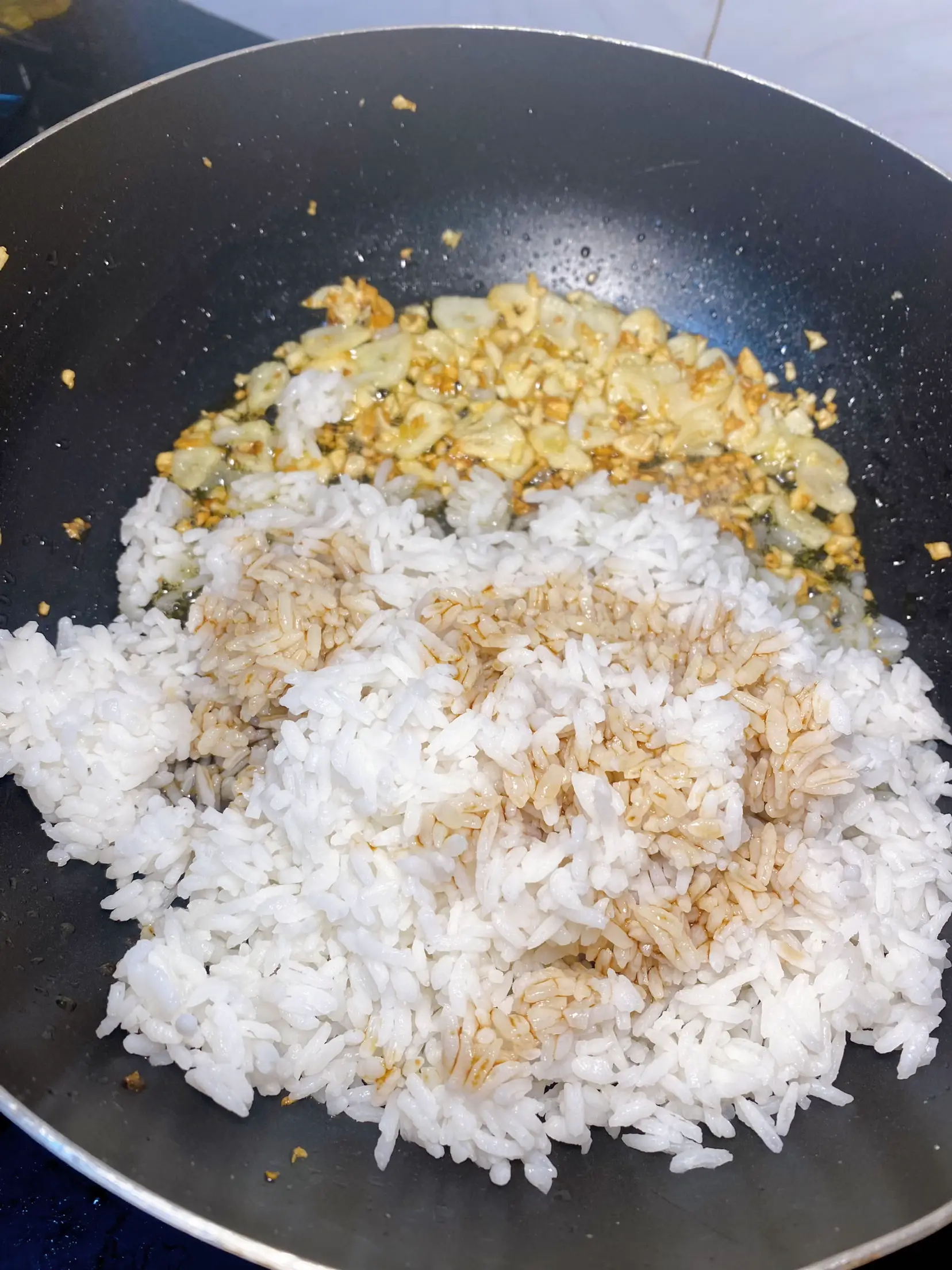 แจกสูตร”ข้าวผัดเนยกระเทียม” ง่ายมากก | แกลเลอรีที่โพสต์โดย Cookedby.kwon | Lemon8