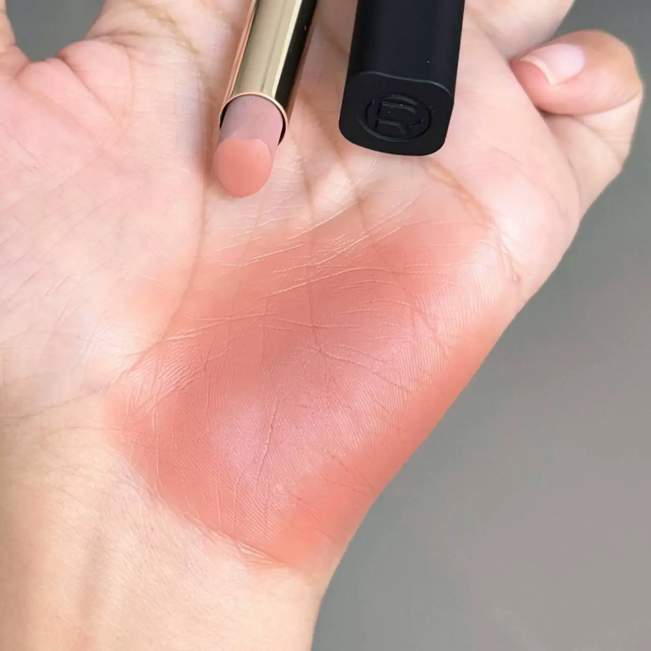 L’oreal color riche สีใหม่ | แกลเลอรีที่โพสต์โดย รีวิวเฉยๆ | Lemon8