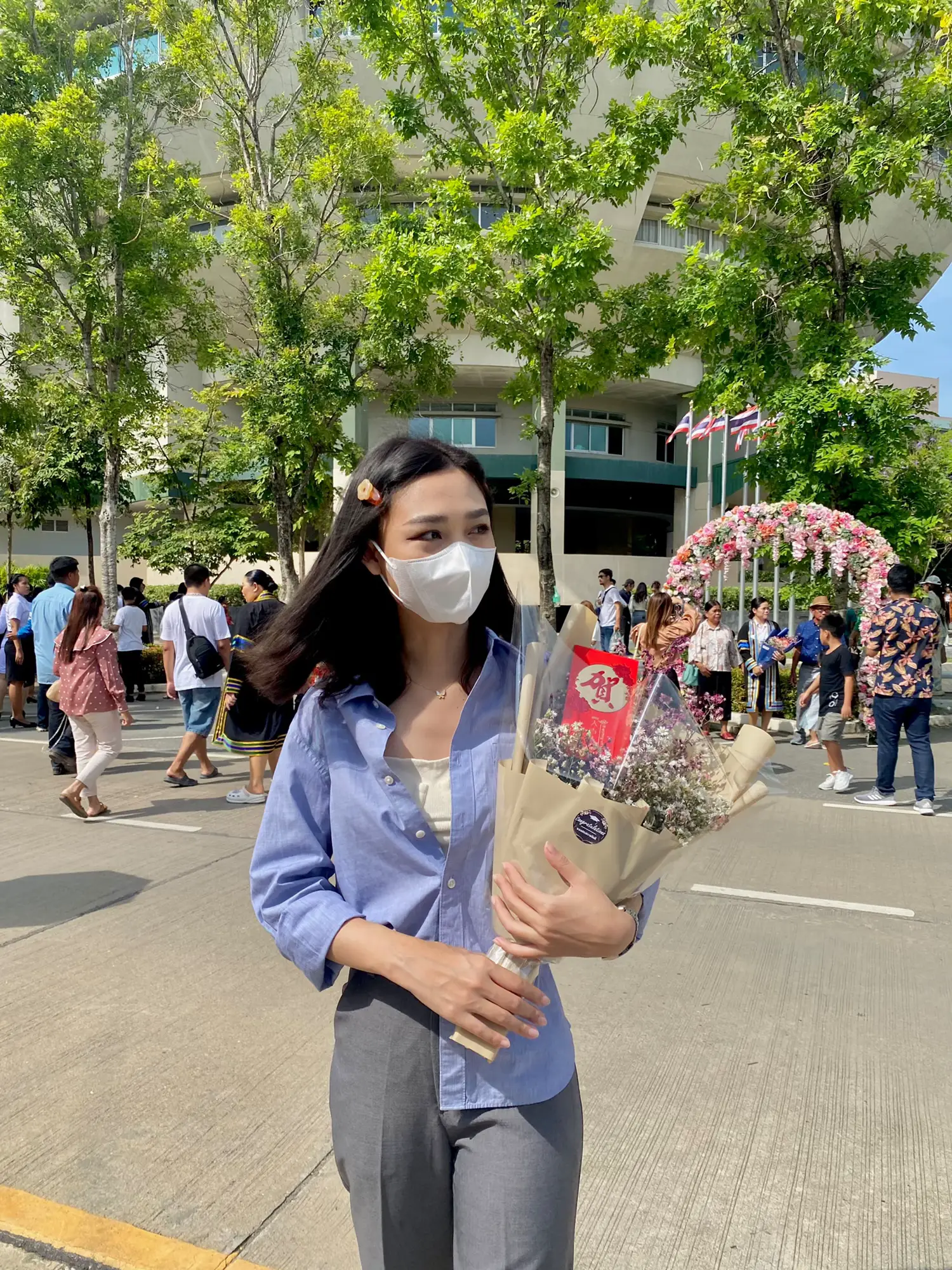 ชุดไปงานรับปริญญา 👩🏻‍🎓 | แกลเลอรีที่โพสต์โดย prapa_cmp | Lemon8