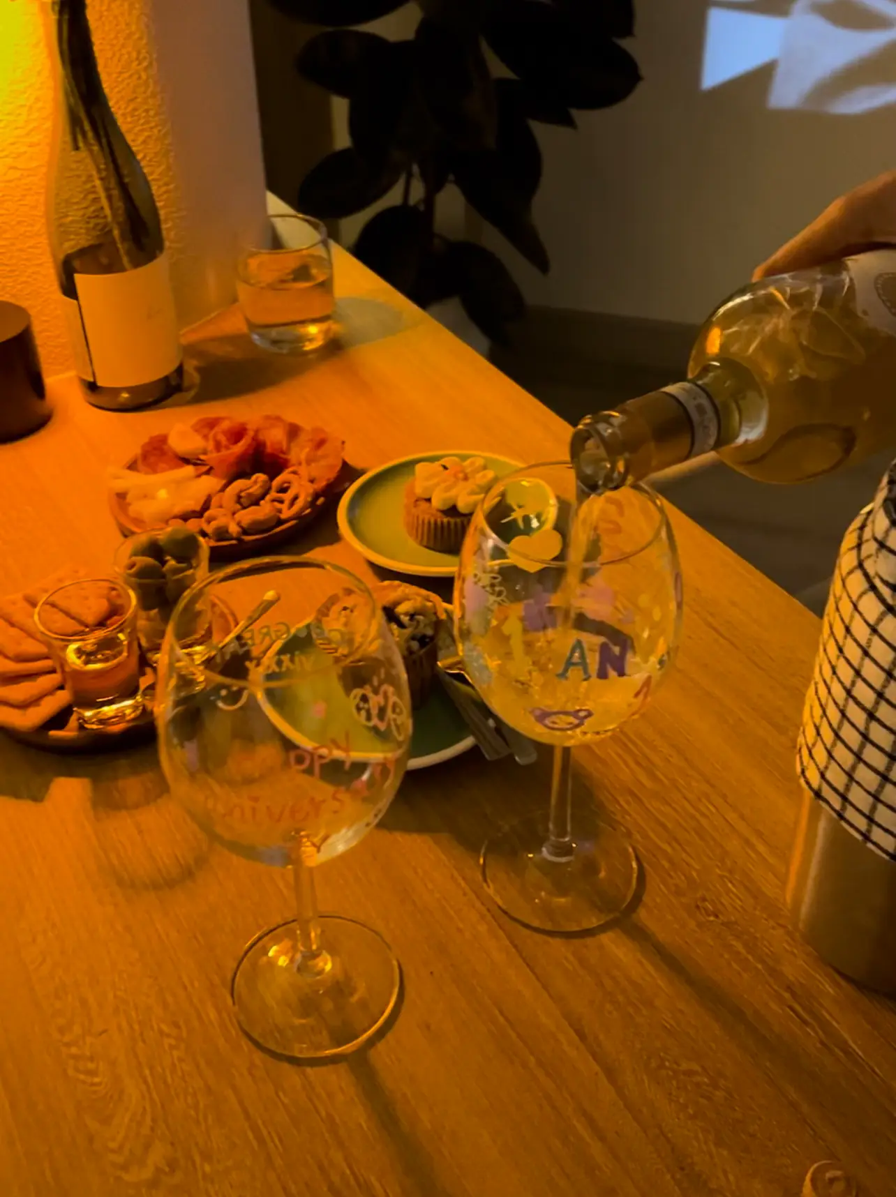 WNL coffee and wine🍾🫗| บาร์ลับย่านศรีราชา | แกลเลอรีที่โพสต์โดย oror | Lemon8