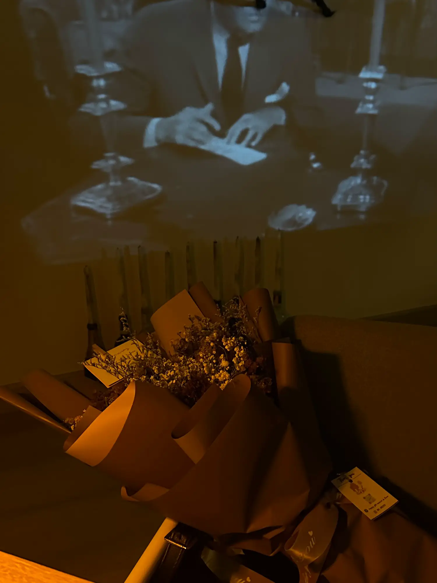 DATE NIGHT | WNL coffee and wine 🥂🍾 | แกลเลอรีที่โพสต์โดย venus v. | Lemon8