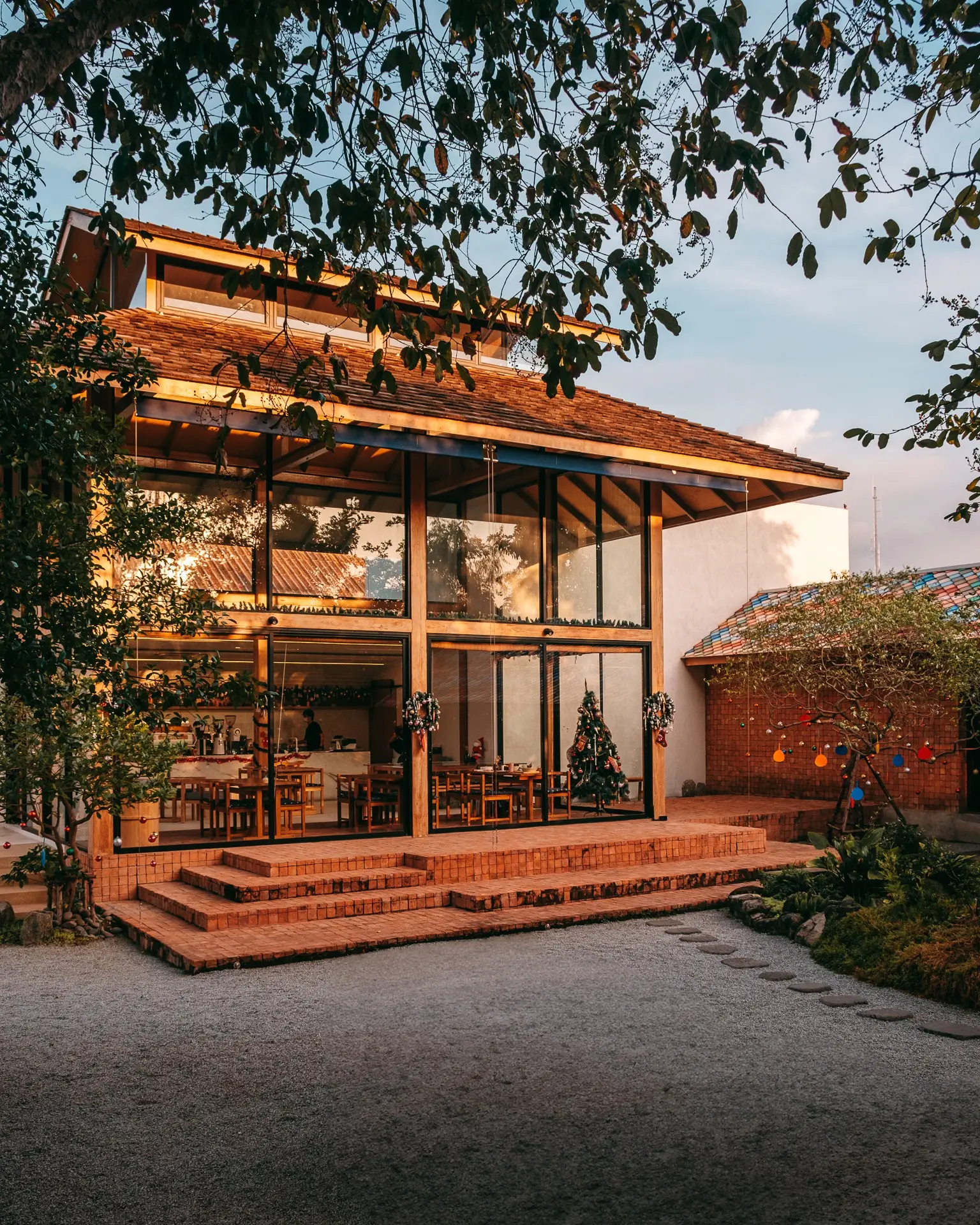 Chirp cafe & chat space อยุธยา ต้อนรับเทศกาลแห่งความสุข | แกลเลอรีที่ ...