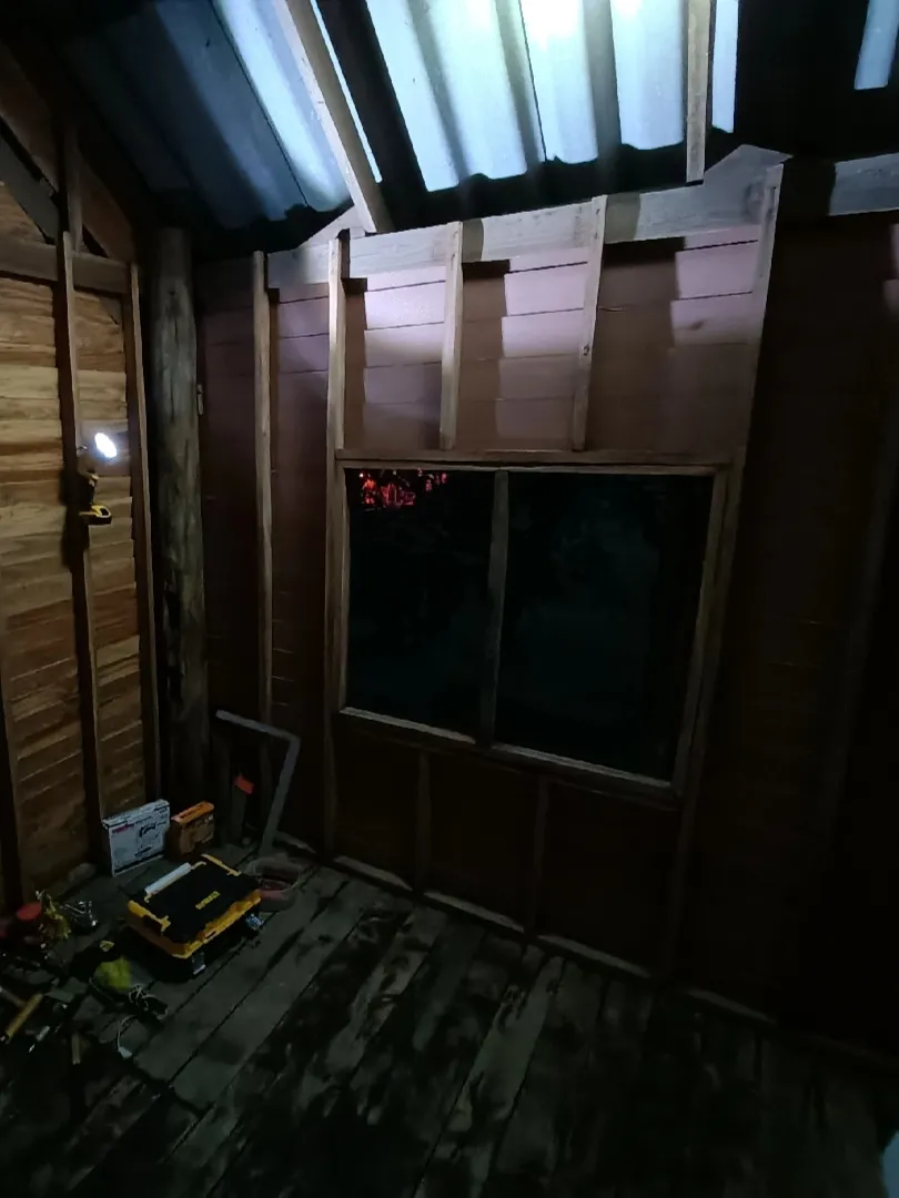 เปลี่ยนโฉมบ้านร้าง ให้น่าอยู่ 📸 🍋 | แกลเลอรีที่โพสต์โดย Wolf Carpenter | Lemon8