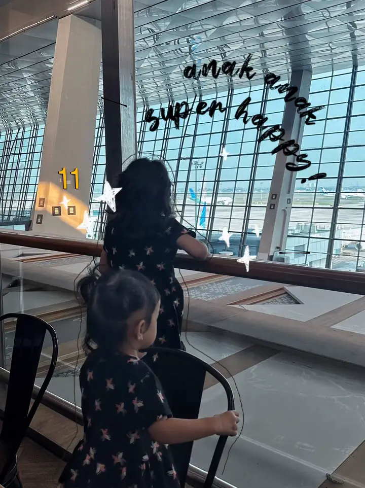 makan sambil lihat pesawat? you must try! | Galeri diposting oleh Tiya Wardani | Lemon8