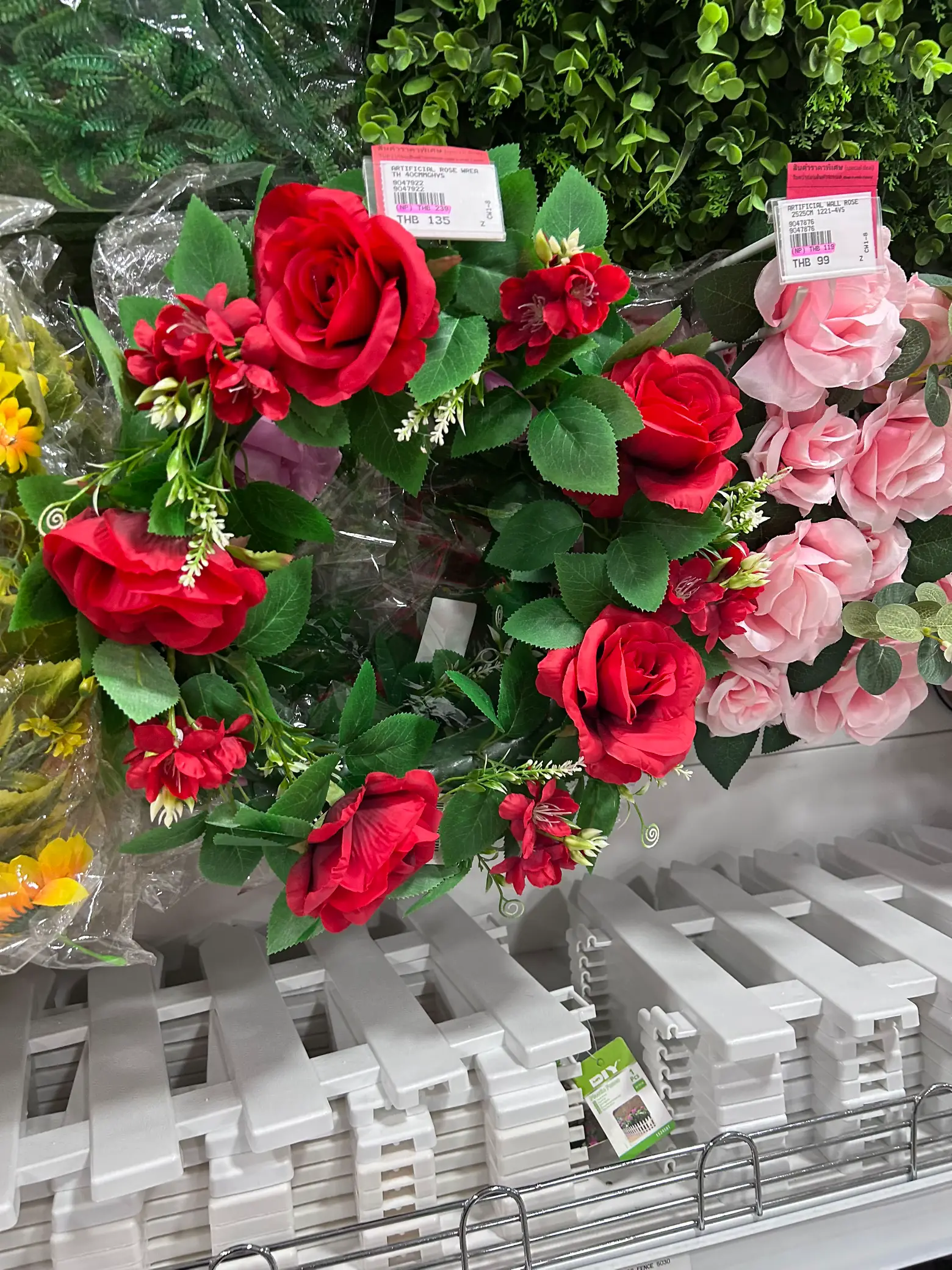 ดอกไม้แขวนประดับผนัง | แกลเลอรีที่โพสต์โดย Napat_Ubon | Lemon8