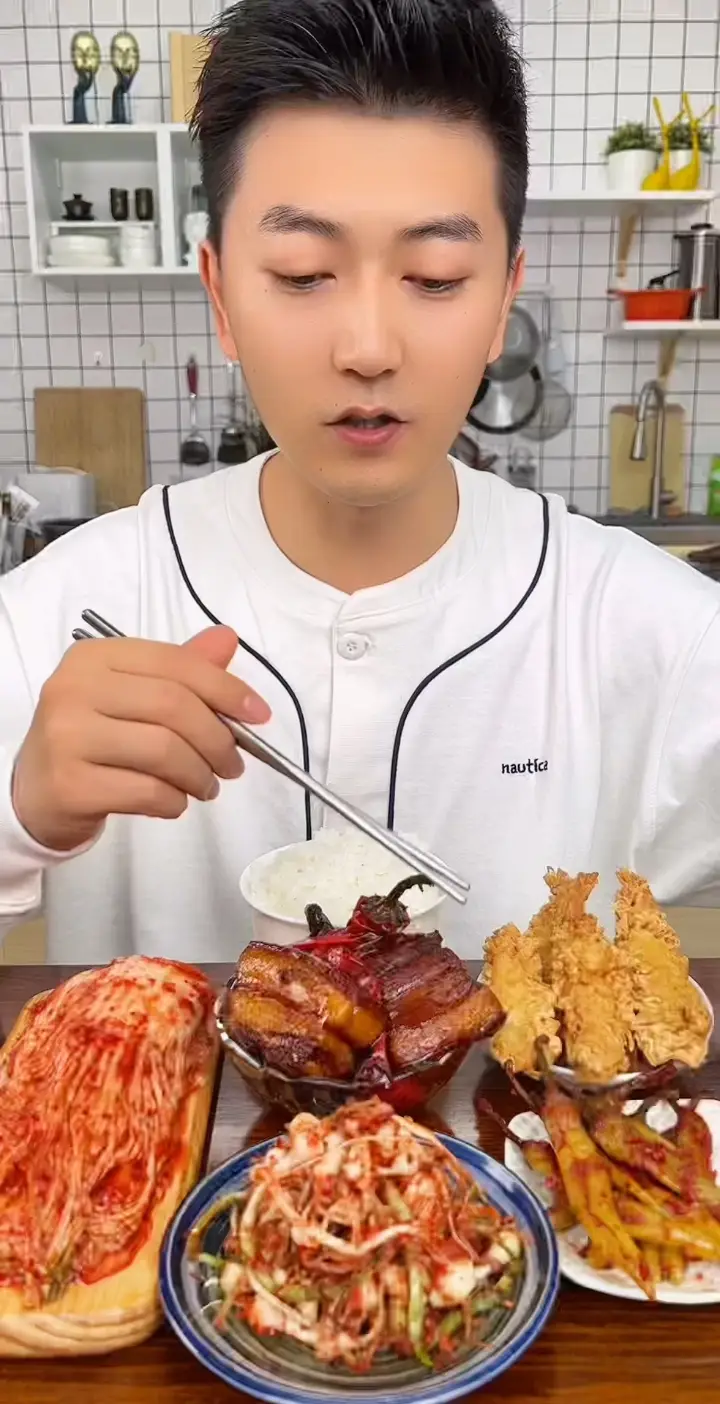 It’s so delicious. I ate two bowls of rice. | Video dipublikasikan oleh Xiaohuoai | Lemon8