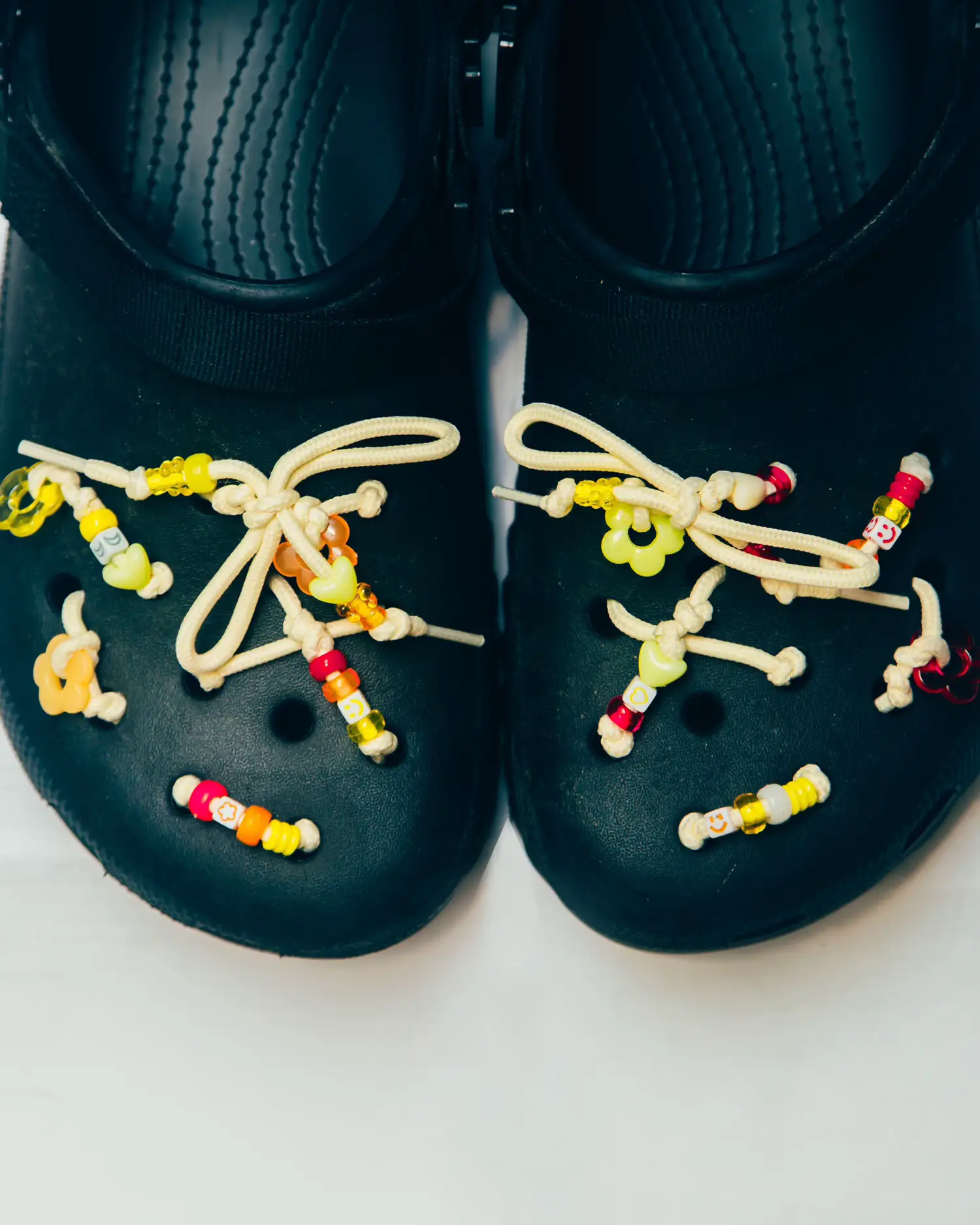 ไอเดียตกแต่ง CROCS ที่ไม่ใช่แค่ติด Jibbitz | แกลเลอรีที่โพสต์โดย ...