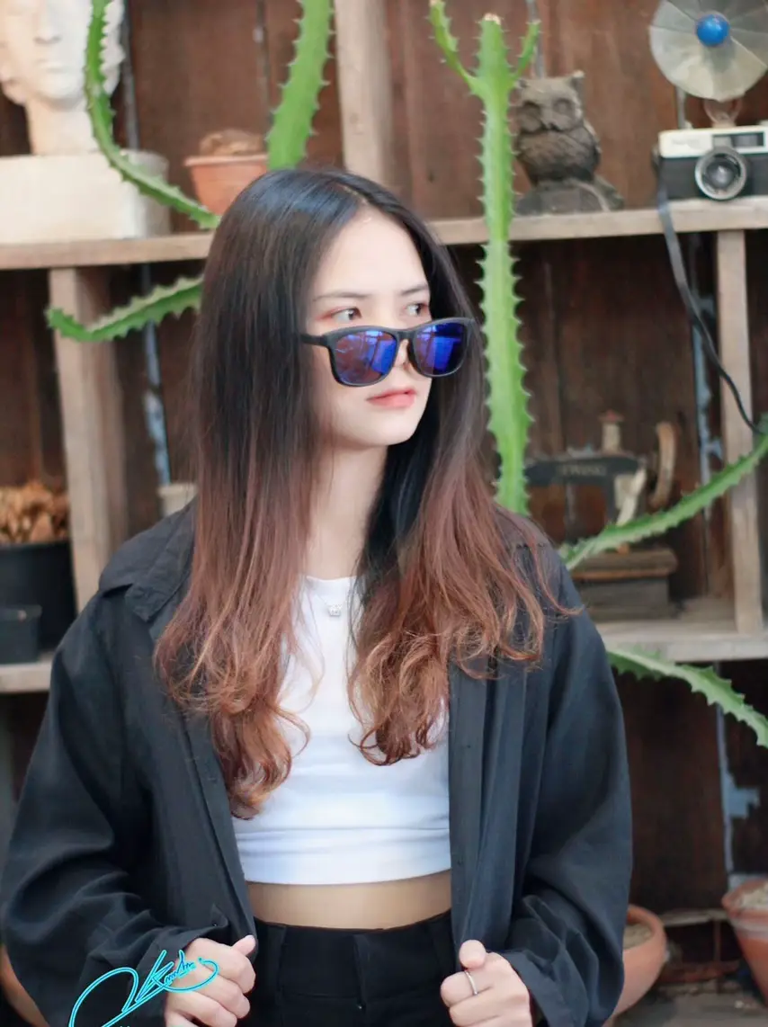 คาเฟ่กันเอง ชลบุรีมีมุมเท่ๆให้ถ่ายรูปเยอะเลยนะ | แกลเลอรีที่โพสต์โดย Kanthida_zz | Lemon8