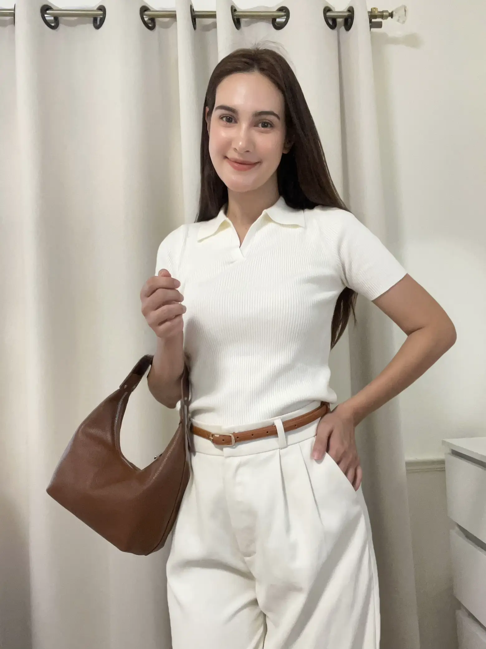 How to basic outfit all white | แกลเลอรีที่โพสต์โดย Aanya.bach | Lemon8