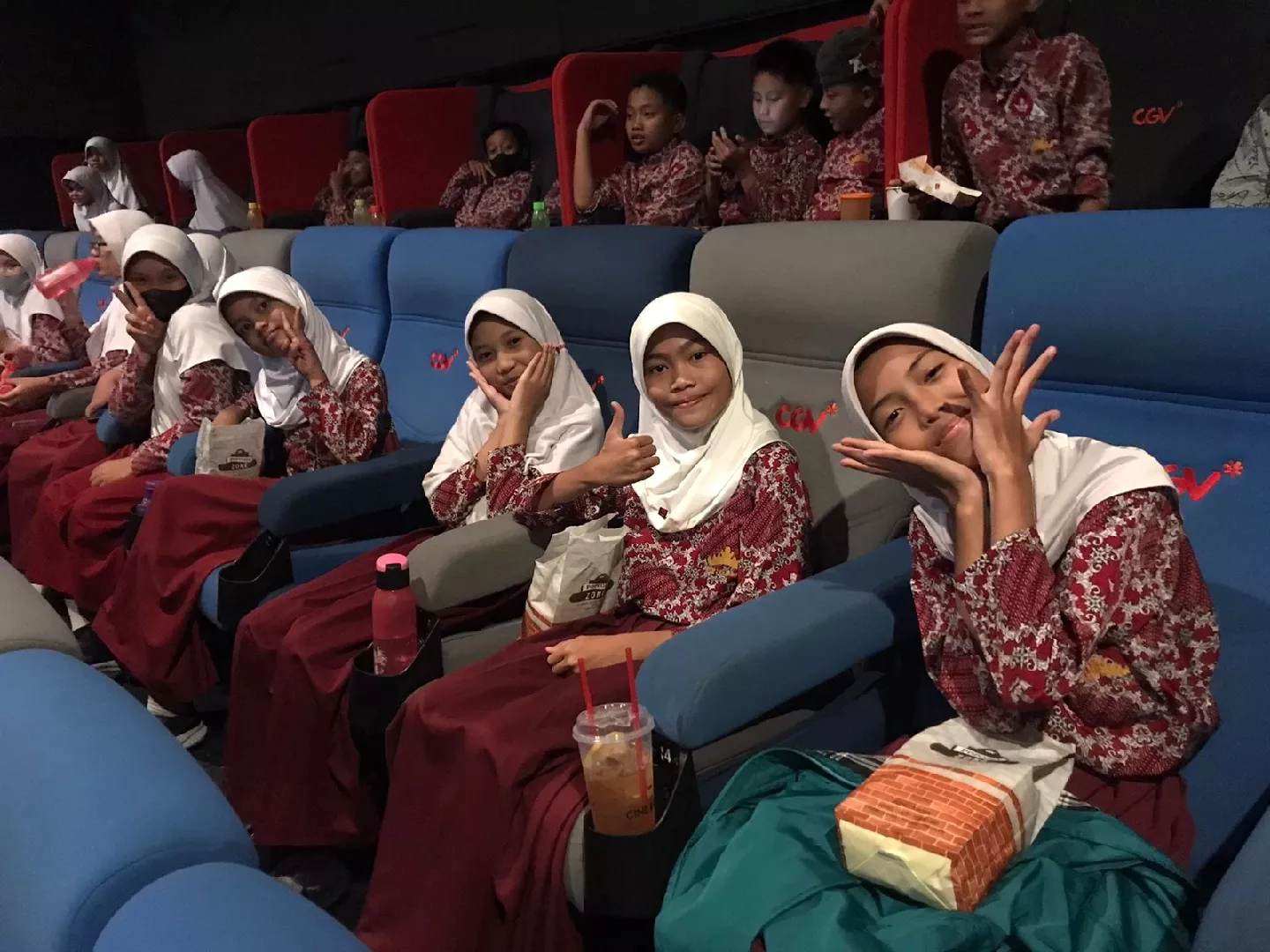nonton bareng temen di bioskop,tgl 23-11-2023🥰 | Galeri diposting oleh cinta | Lemon8
