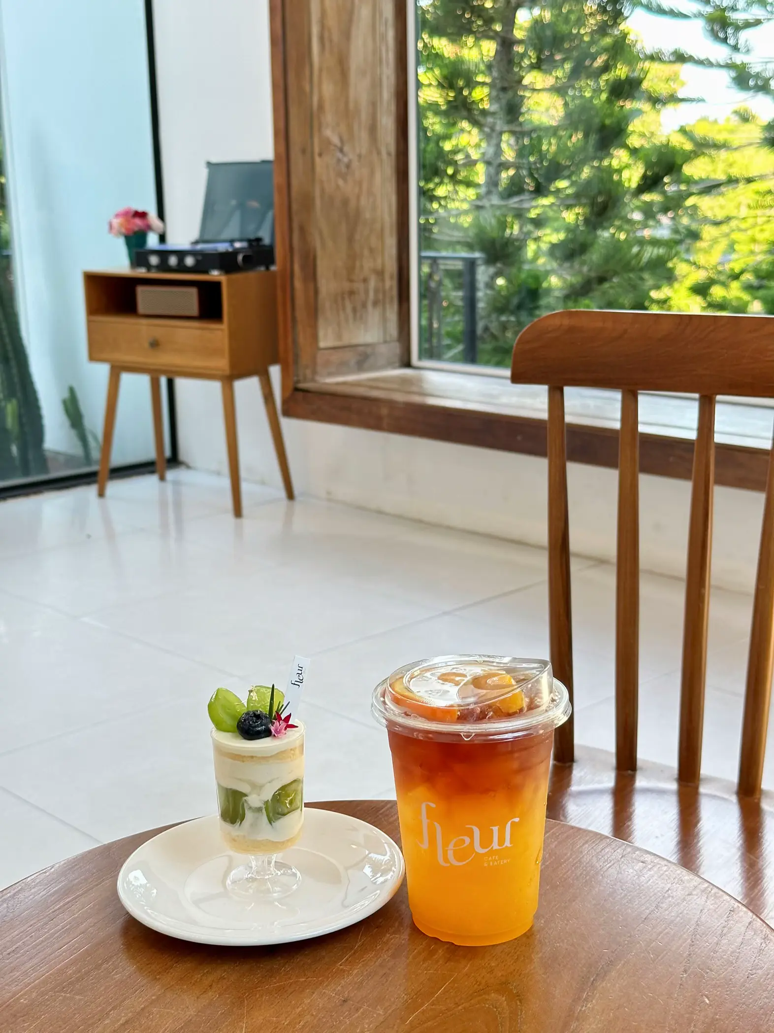 Fleur Cafe & Eatery 💐คาเฟ่ดอกกุหลาบย่านแม่ริม | แกลเลอรีที่โพสต์โดย ...