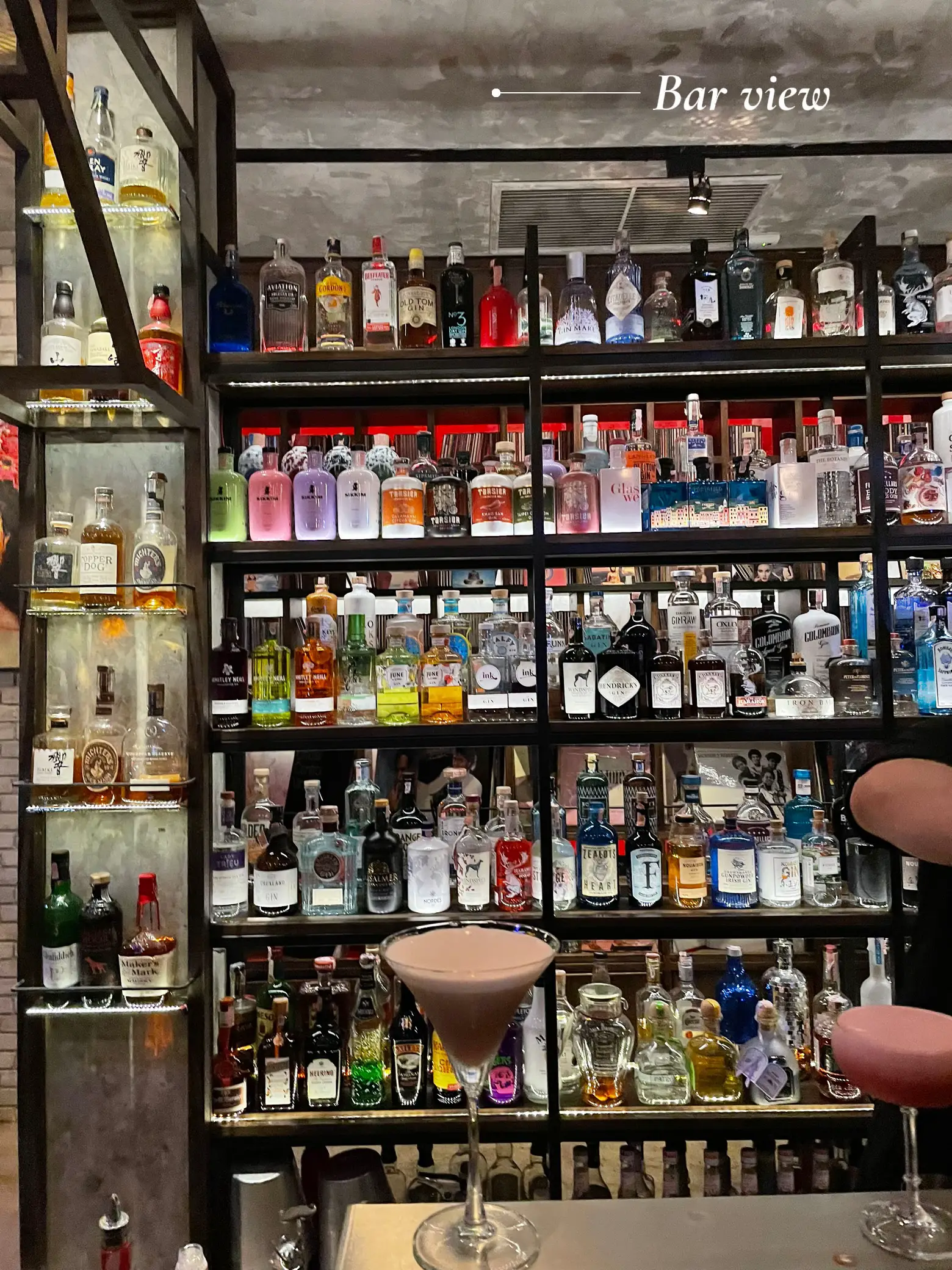 บาร์(ไม่ลับ)ใกล้นิมมาน “Caravan bar” มู้ดดี cocktail เริ่ด🌃🍸 | แกลเลอรี ...