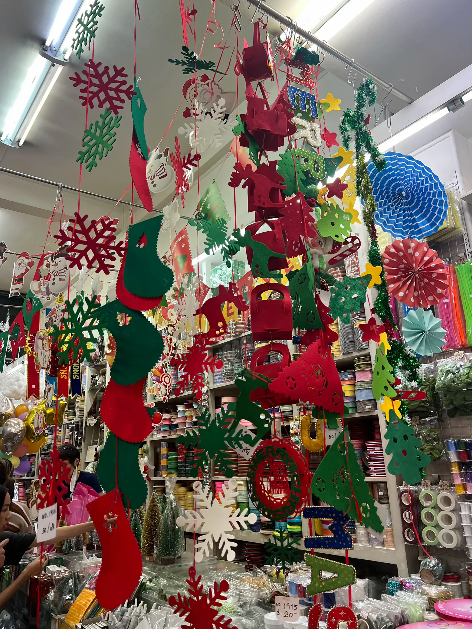 🎄อัพเดทสำเพ็งกลางวันของตกแต่งงช่วงคริสมาส | แกลเลอรีที่โพสต์โดย Pu.ni | Lemon8