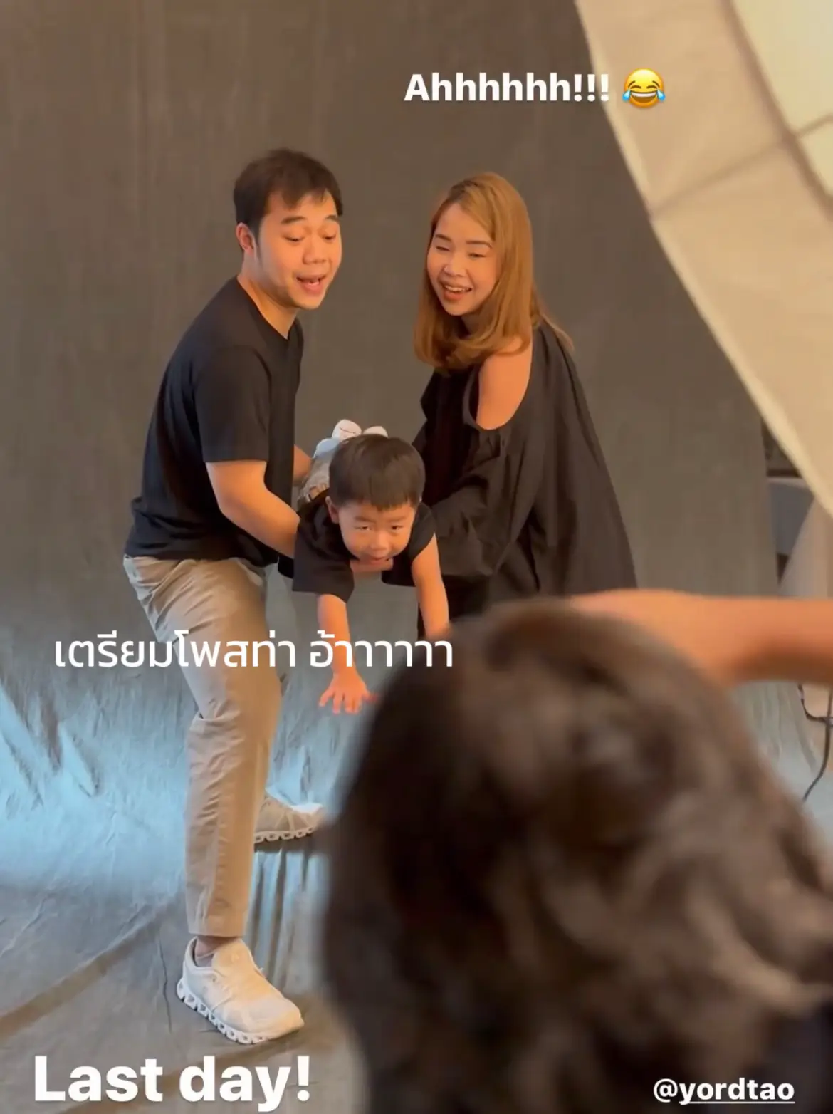 Family portrait พาลูกไปถ่ายรูปกันค่าา📸 | แกลเลอรีที่โพสต์โดย BUZZCHU STORY | Lemon8