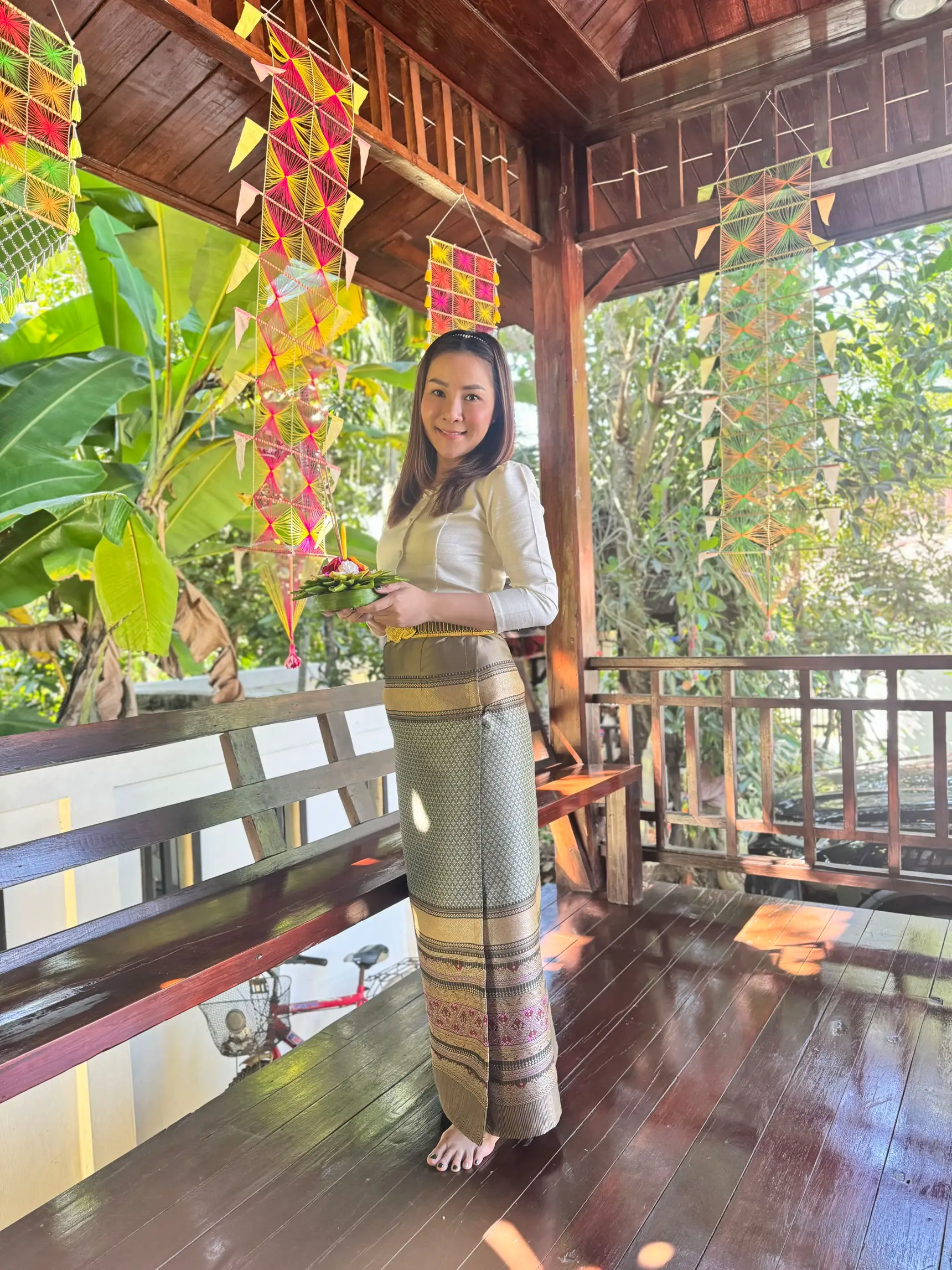 แต่งตัวชุดไทยไปลอยกระทง | แกลเลอรีที่โพสต์โดย Lida 🧚🏼‍♀️ | Lemon8