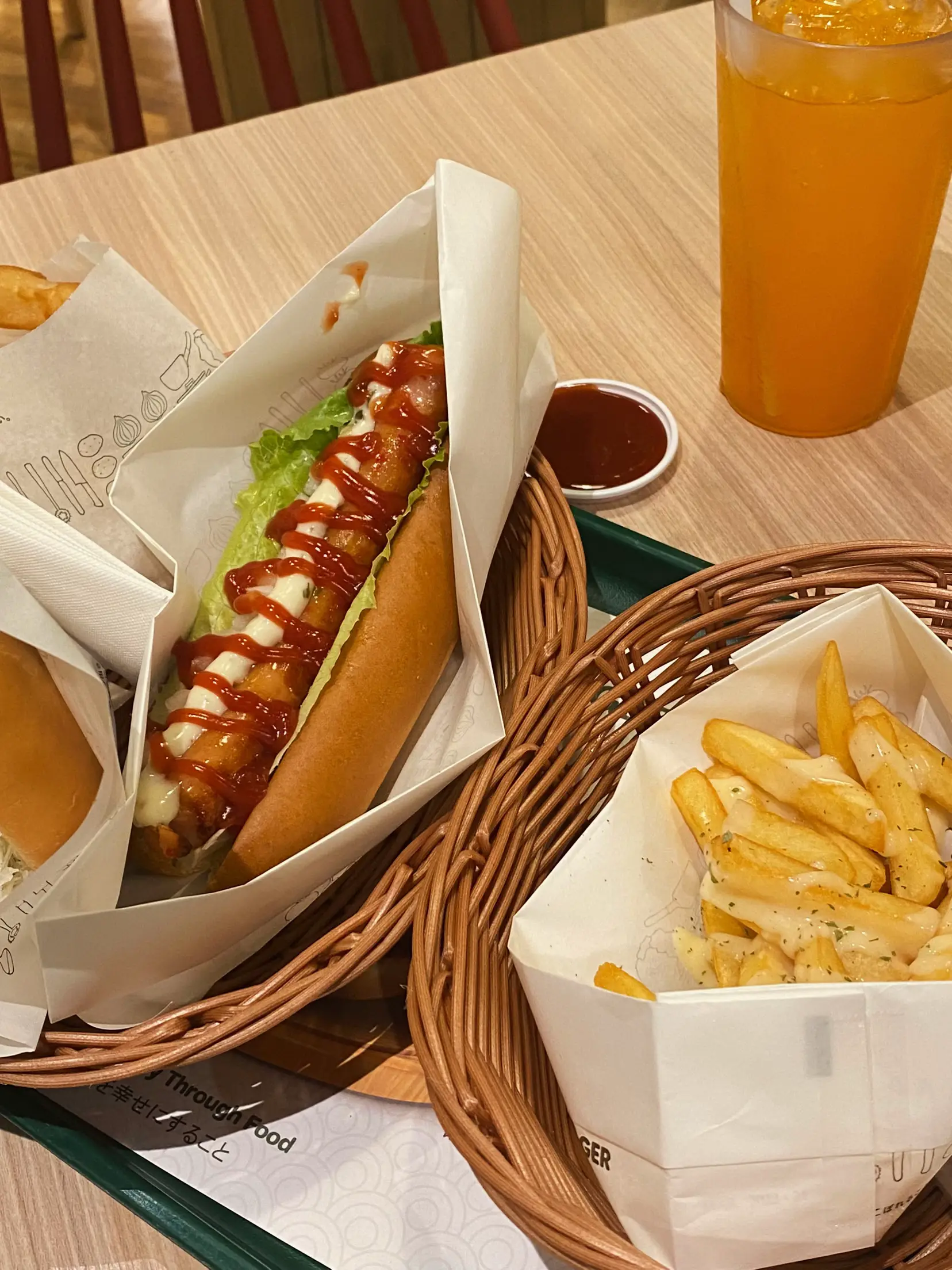 📌ปักหมุดร้านอร่อย Mos Burger 🍔 | แกลเลอรีที่โพสต์โดย Lhee_Rnd | Lemon8