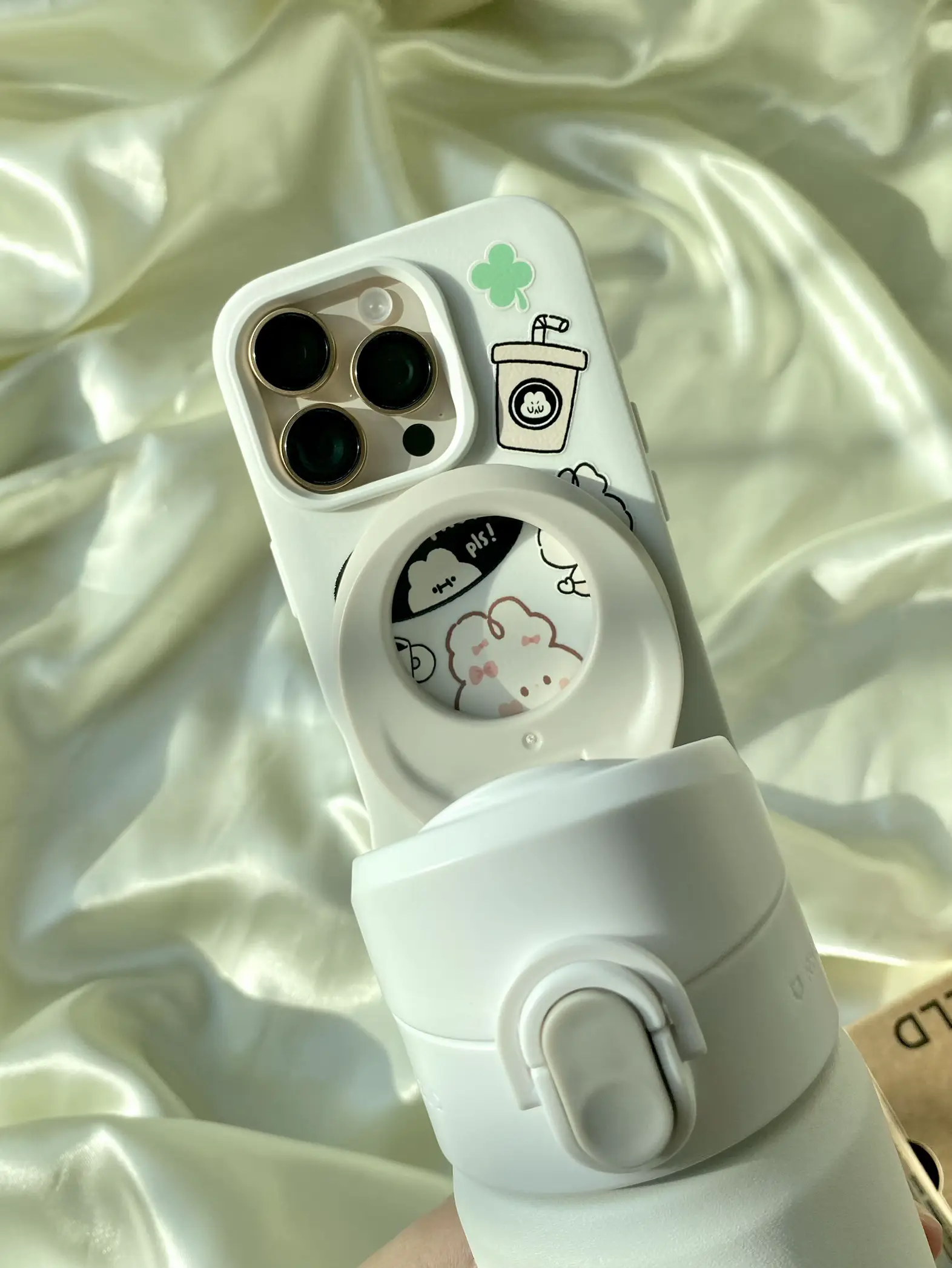 Case iPhone 16 Pro Rhinoshield + กระบอกน้ำ MagSefe😍 | แกลเลอรีที่โพสต์โดย Anastrik_Story | Lemon8