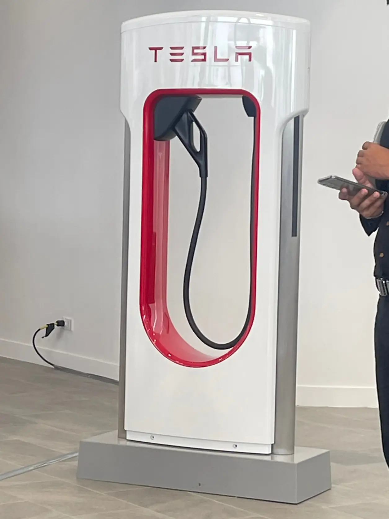 Grand Opening Tesla Center 🚙🚗 | แกลเลอรีที่โพสต์โดย Im Rinxy 🍀 | Lemon8