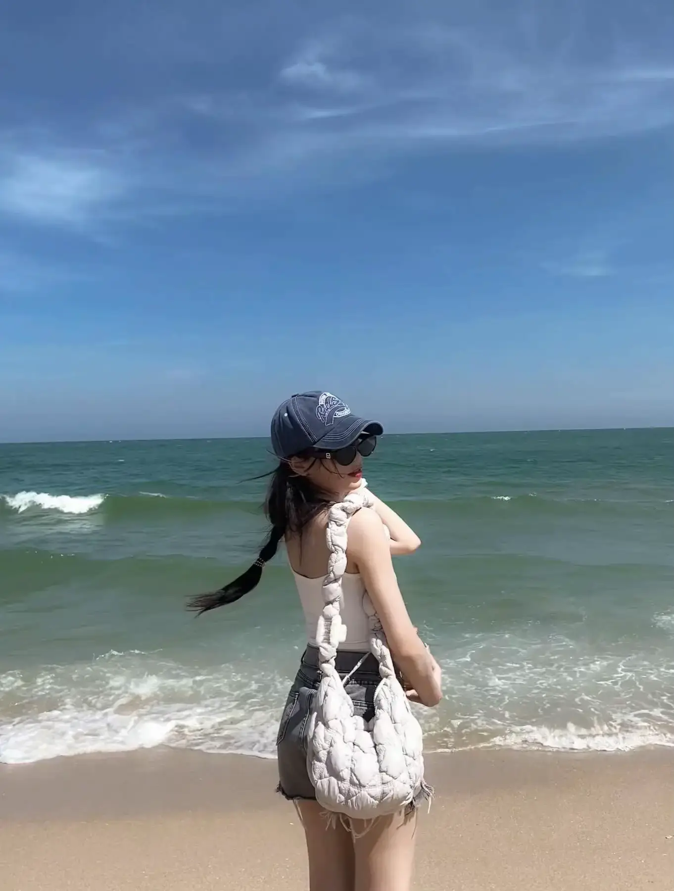 ถ่ายรูปที่ทะเลยังไง ให้เหมือนสาวพินน🌊 | แกลเลอรีที่โพสต์โดย พิยดารีวิว ...