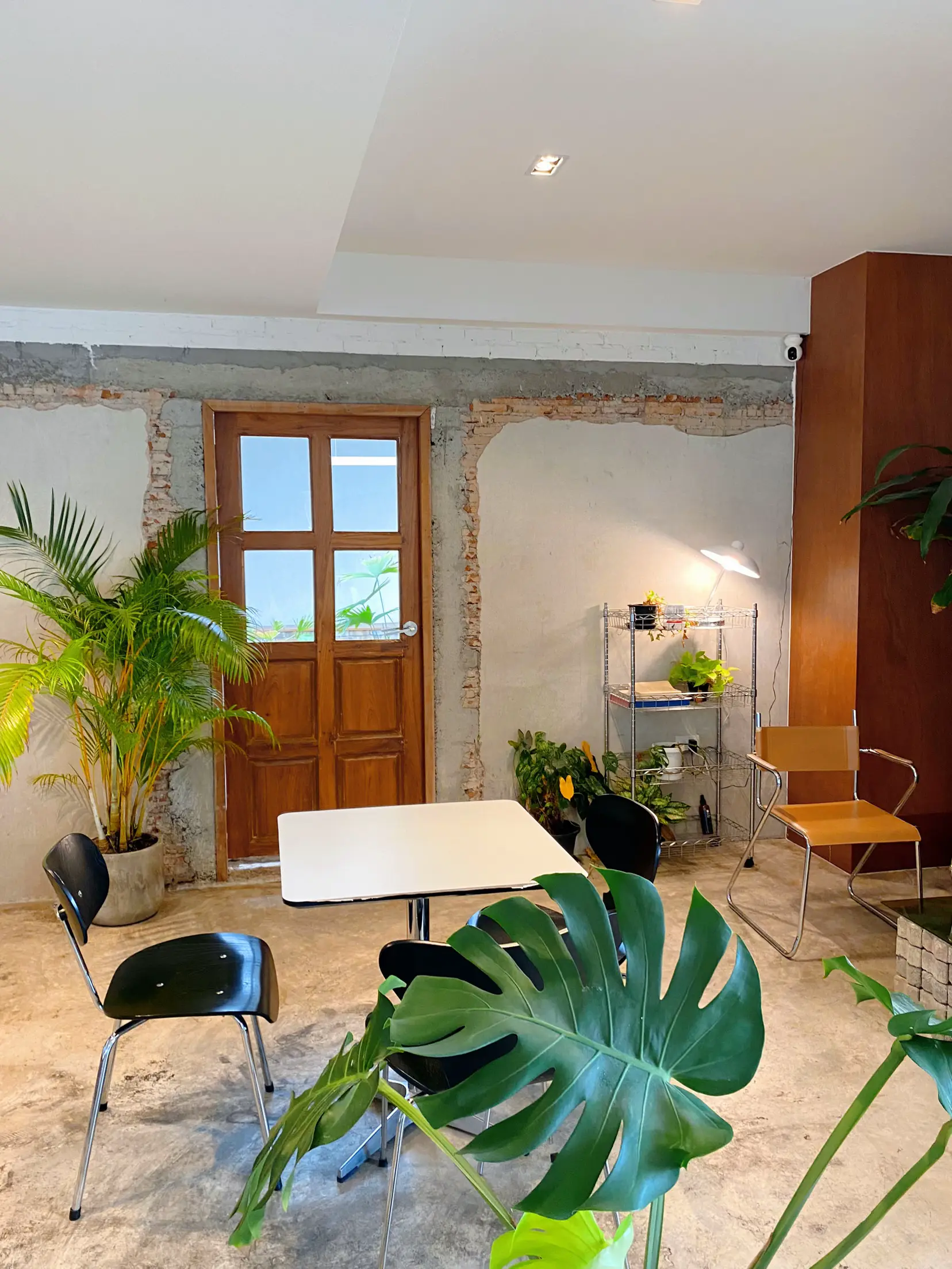 BOB COFFEE (บ็อบ) 🧡 คาเฟ่เท่ ๆ สไตล์ Loft ย่านสันติธรรม ☕️ | แกลเลอรีที่โพสต์โดย ArrayeeJourney🌷 ...