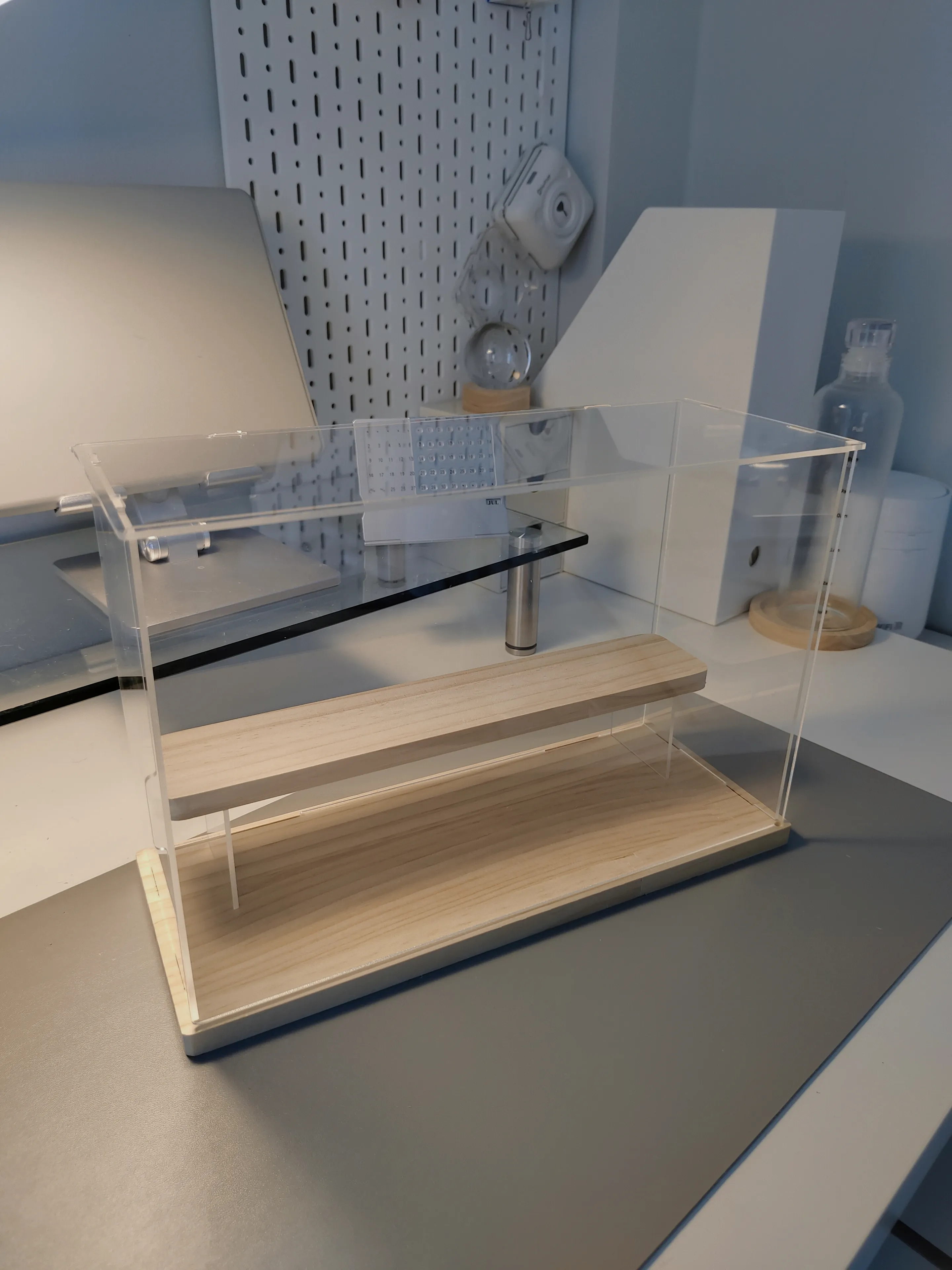 กล่องเก็บโมเดล ตู้โชว์อะคริลิค | แกลเลอรีที่โพสต์โดย LADY FANG 🍋 | Lemon8