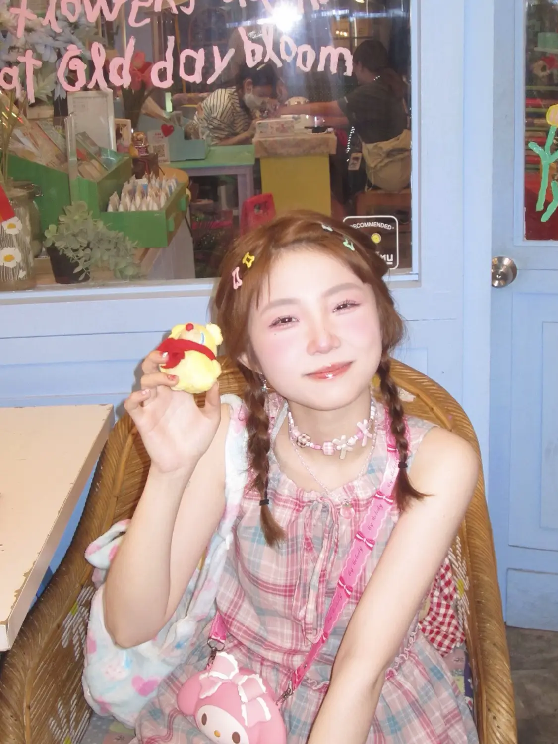 OOTD เดรสตัวนี้สวยจนทำเอาทึ่งสุดๆ | แกลเลอรีที่โพสต์โดย Giggle Girls | Lemon8