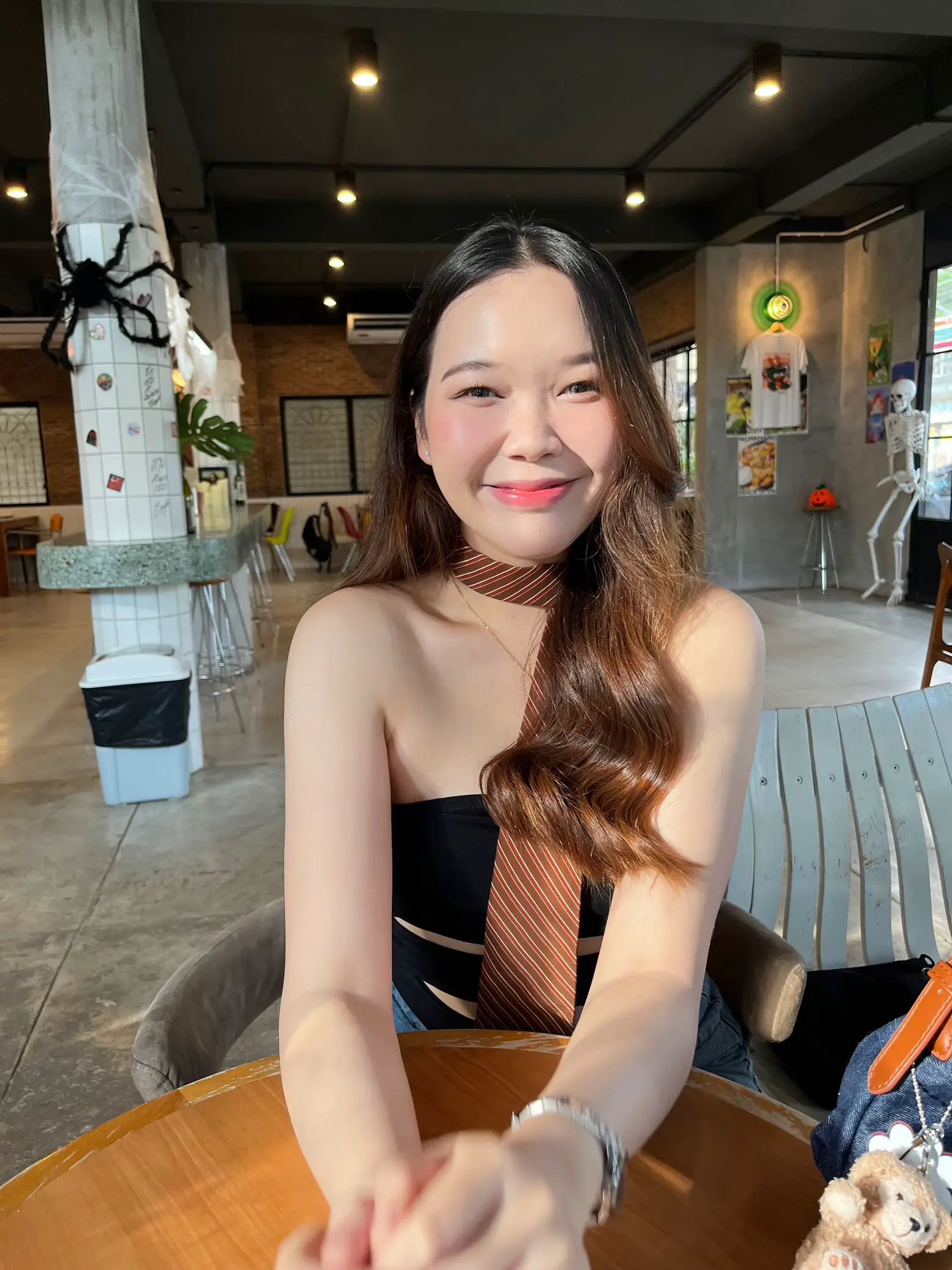 OOTD ไปคาเฟ่ช่วงHalloween🎃👻🥥 | แกลเลอรีที่โพสต์โดย pammy ¨̮ | Lemon8