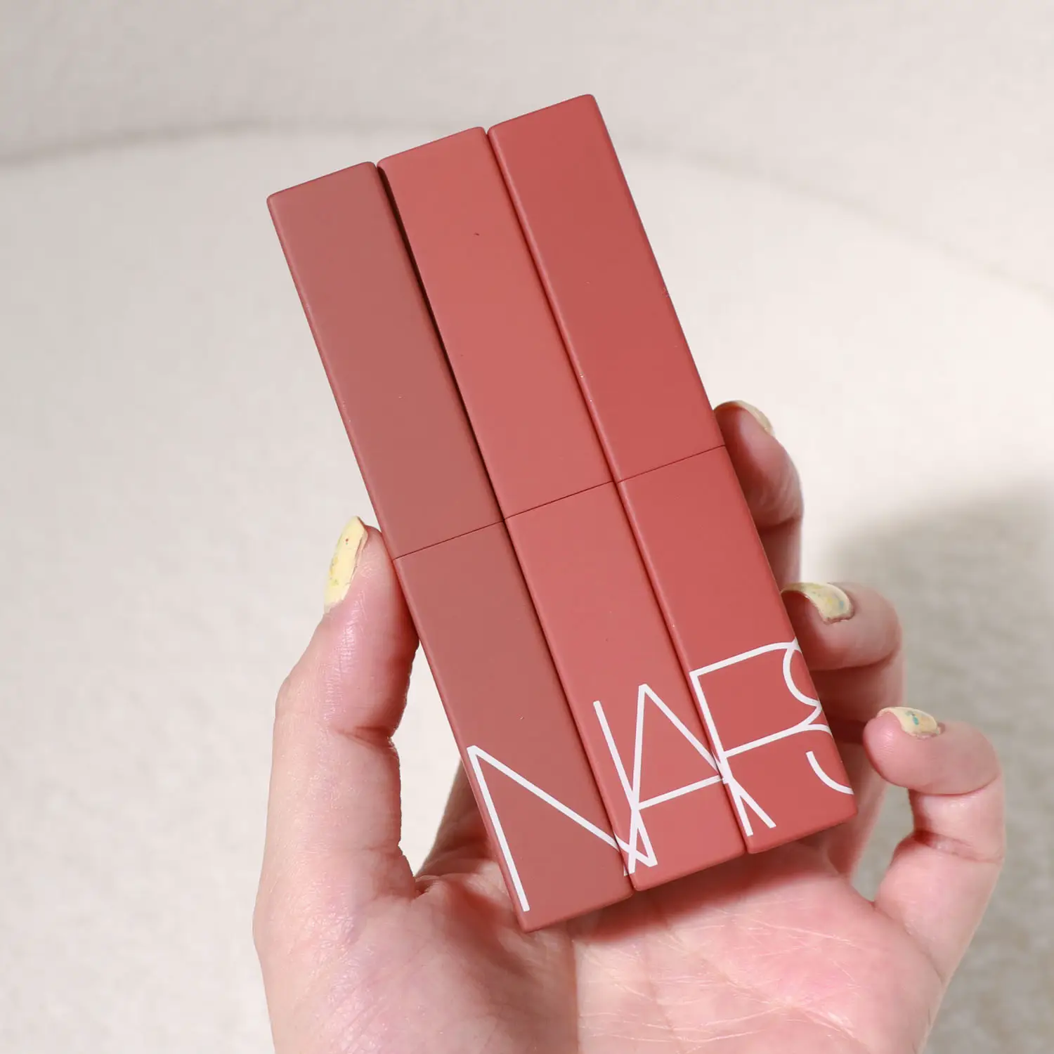 NARS Powermatte Lip | แกลเลอรีที่โพสต์โดย fhay cotton | Lemon8