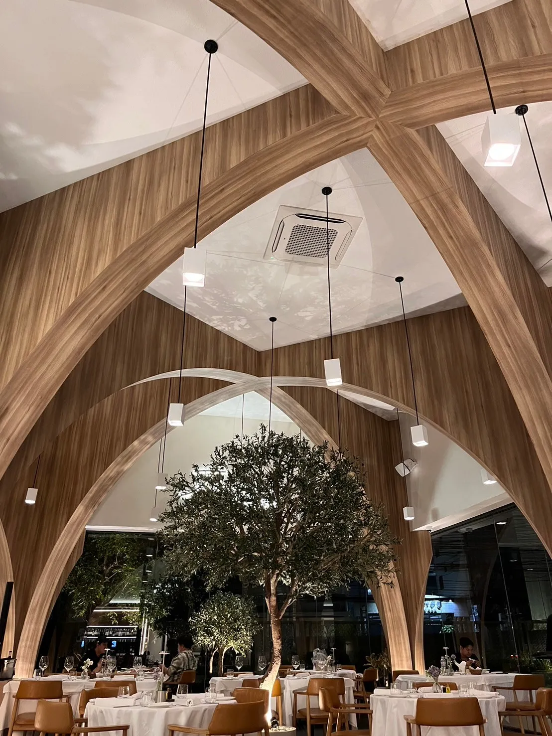 ร้านเดทในกรุงเทพกับแฟน | แกลเลอรีที่โพสต์โดย Nipaรีวิวevery | Lemon8