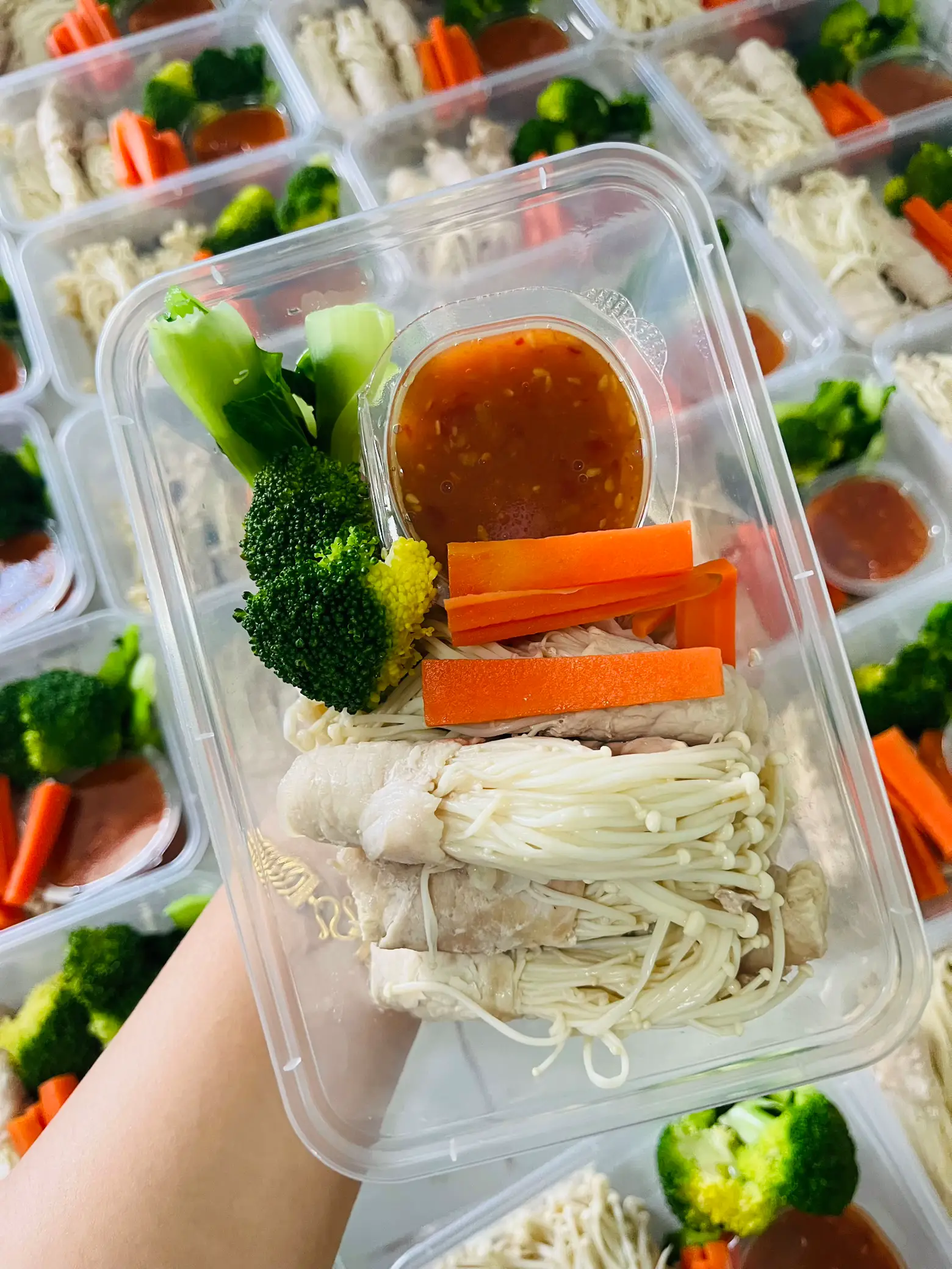 สันนอกหมูพันเห็ดเข็มทอง | แกลเลอรีที่โพสต์โดย Kinclean samui | Lemon8