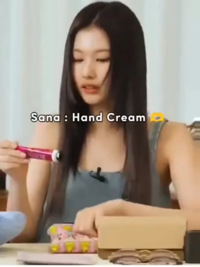 เคล็ดลับมือนุ่มละมุนของ Sana Twice 💗 | วิดีโอที่เผยแพร่โดย Celeb | Lemon8