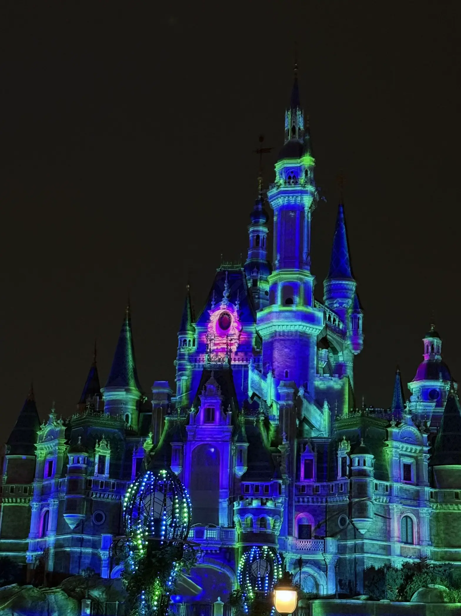 How to ไปดิสนี่ย์เซี่ยงไฮ้ยังไงให้เล่นจุกๆ | แกลเลอรีที่โพสต์โดย Patchy is HAPPY | Lemon8