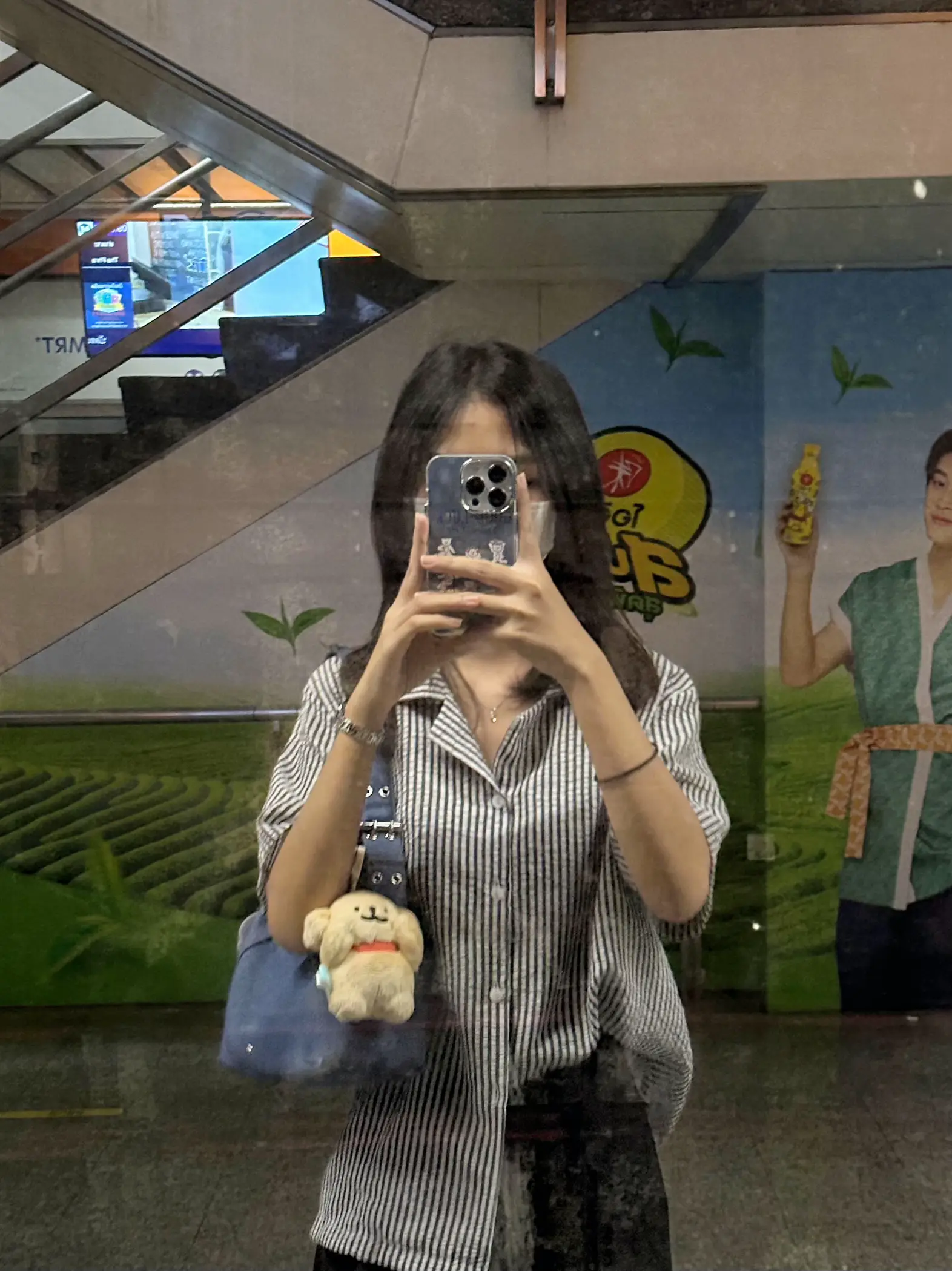 กระเป๋าสะพายข้าง MADAM PEONY 👜 | แกลเลอรีที่โพสต์โดย iinaris_ | Lemon8