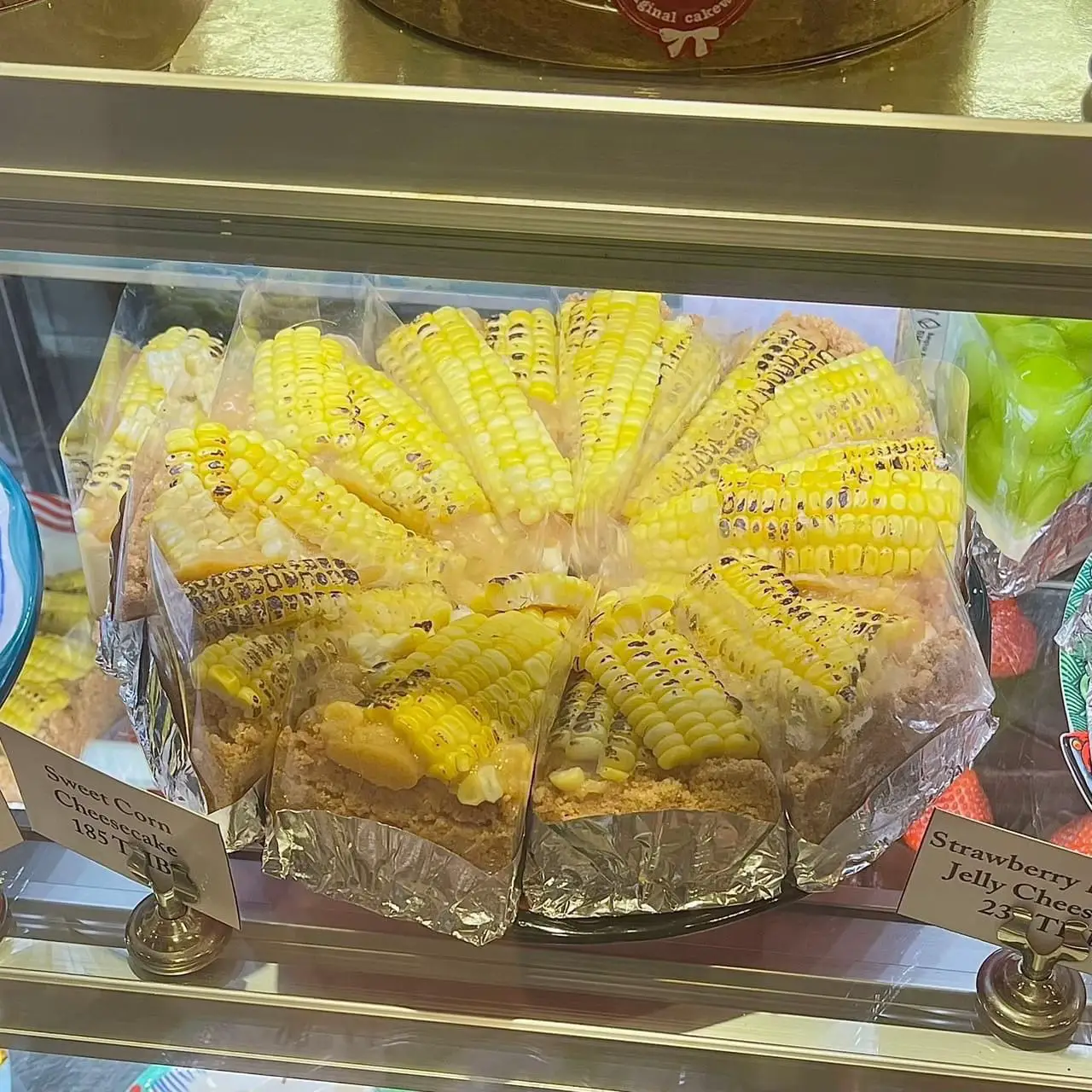 Tight Face Cake Review Followed by Mom Watch😋🍰 | Gallery posted by Eat ...