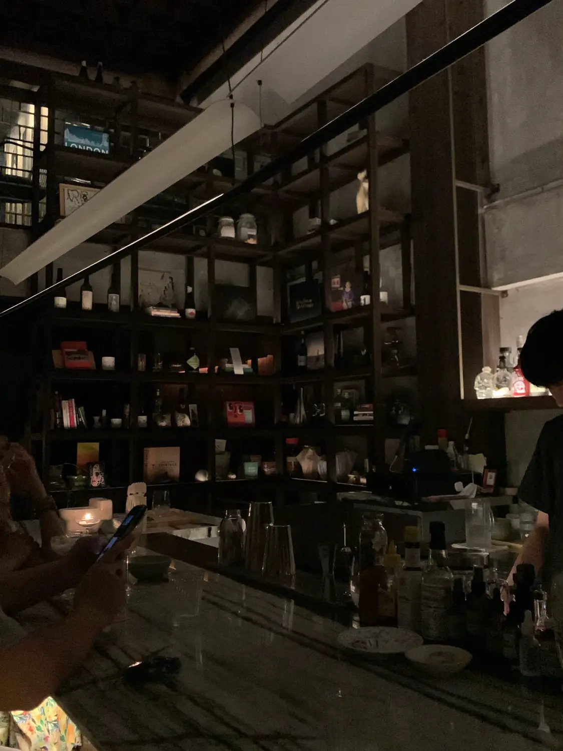 シラチャのダウンタウンにある秘密のバー:) | Dubble’Uが投稿したフォトブック | Lemon8