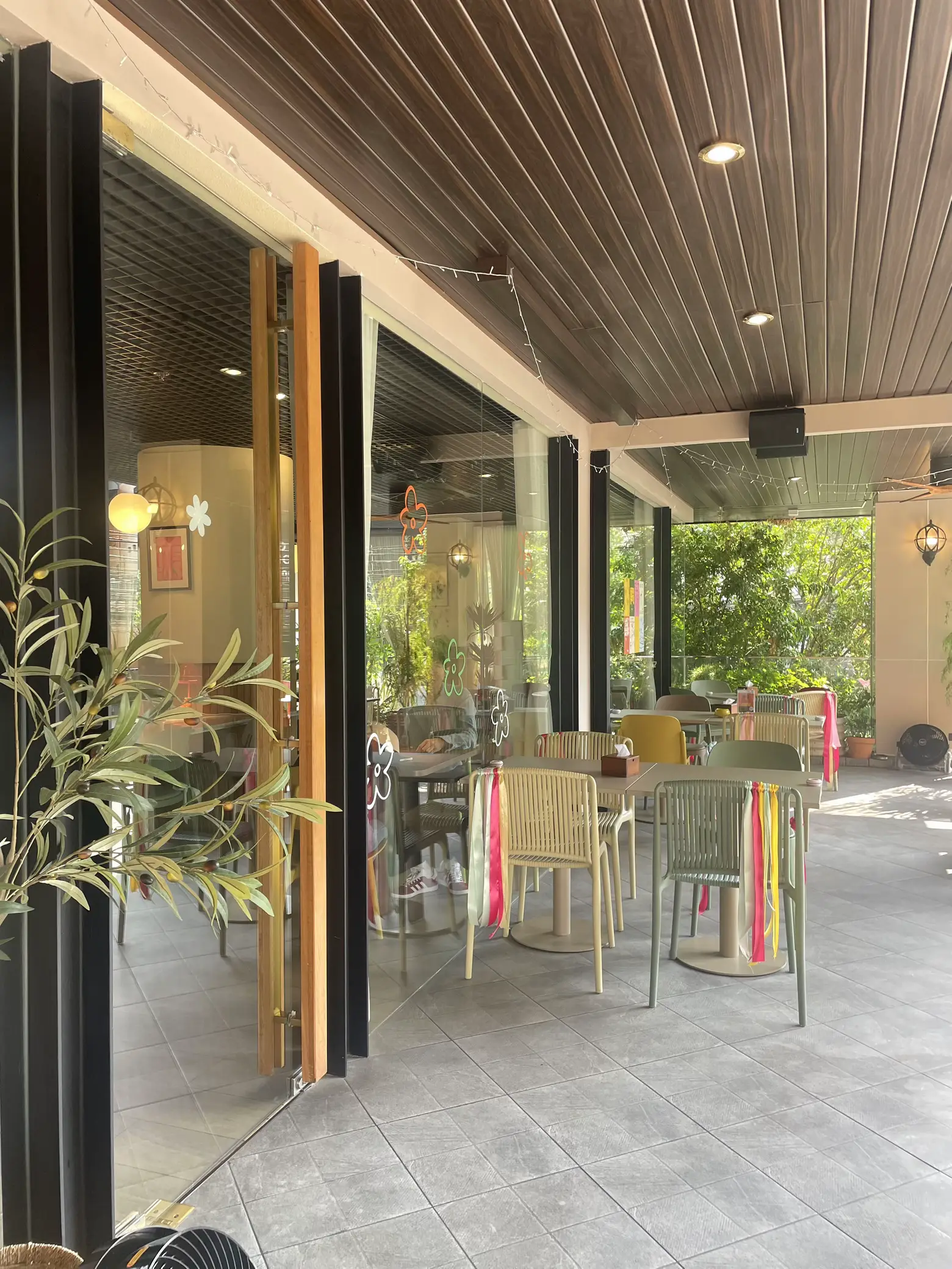 Lazy Daisy Brunch & Bar 🌼🥞 | อโศก | แกลเลอรีที่โพสต์โดย makiimp ˖⋆࿐໋ ⊹ ...