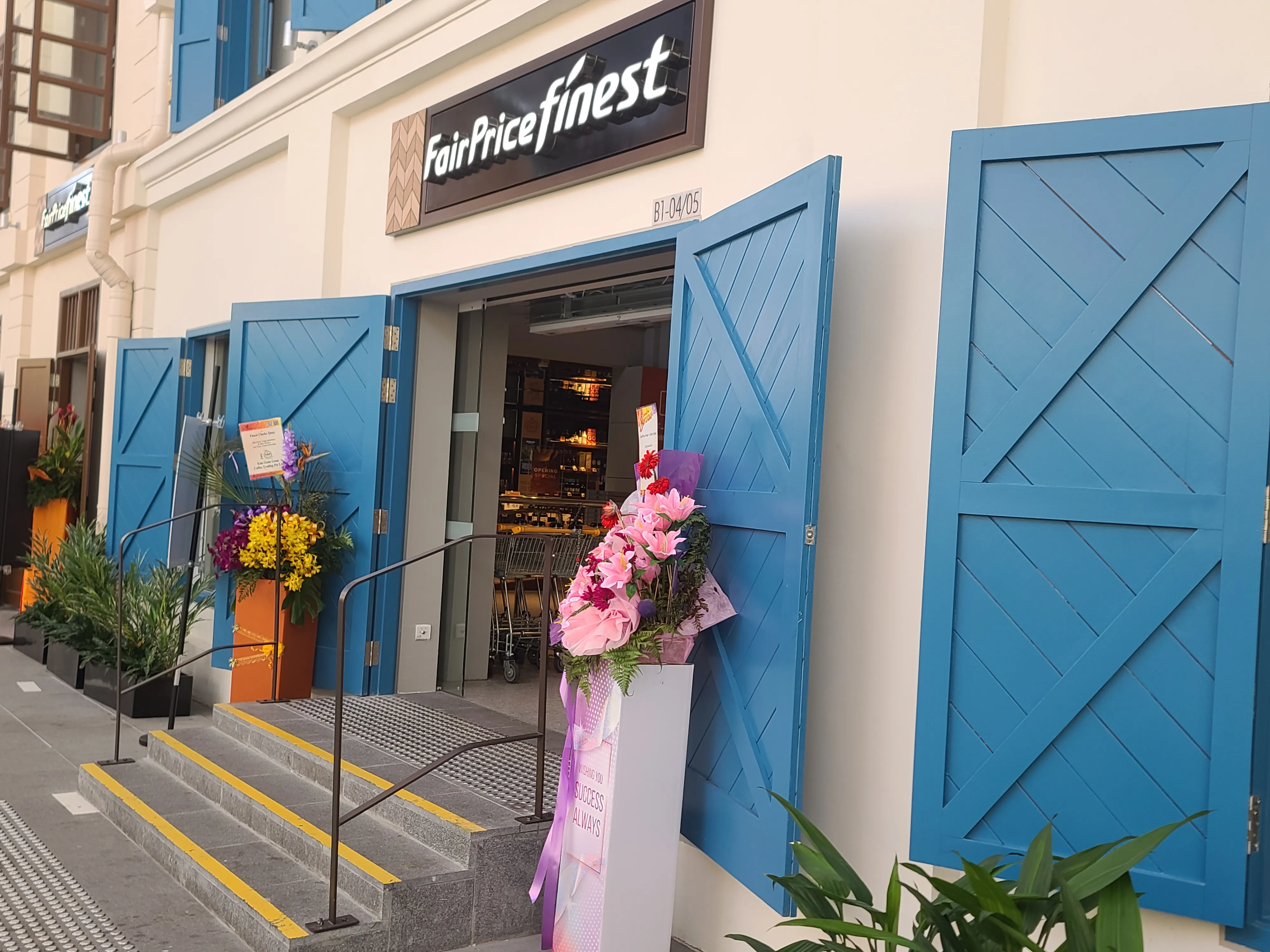 What's with the hype at NTUC finest @Clarke Quay | Gallery posted by ...