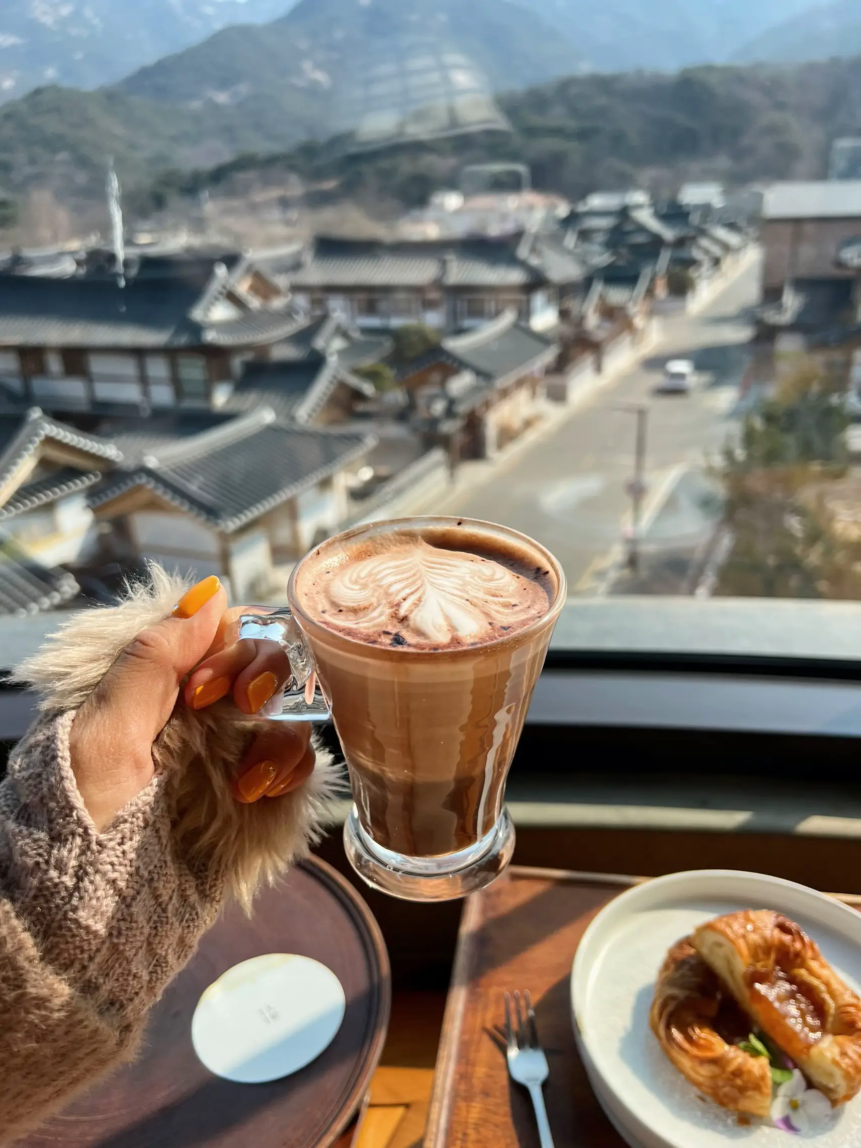 Ep.1 : รวมคาเฟ่ไวบ์ดี แสงสวยเหมือนอยู่โซล☕️🤎 | แกลเลอรีที่โพสต์โดย ⋆𐙚₊˚ ...